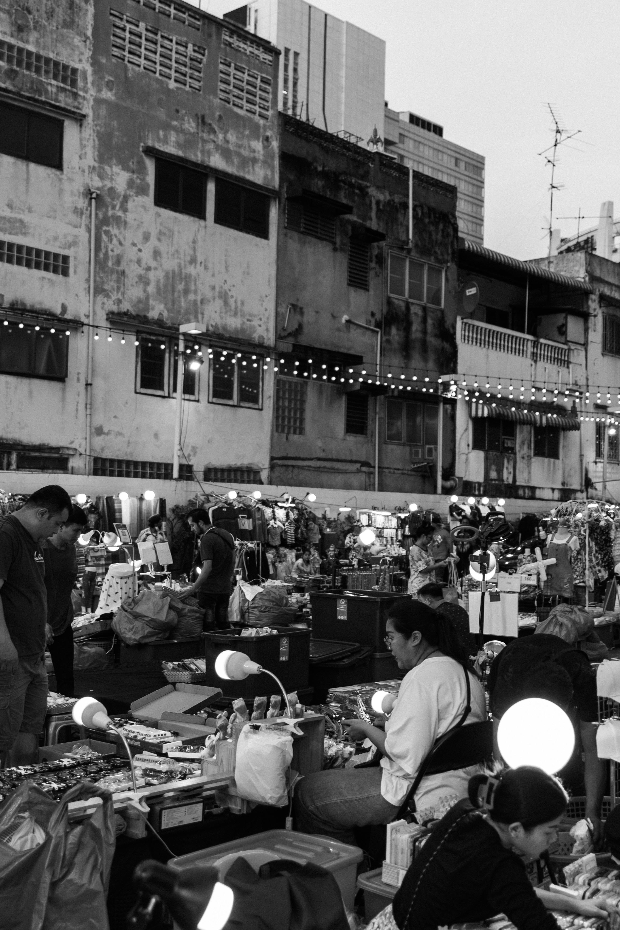 People on Bazaar in Black and White · Free Stock Photo