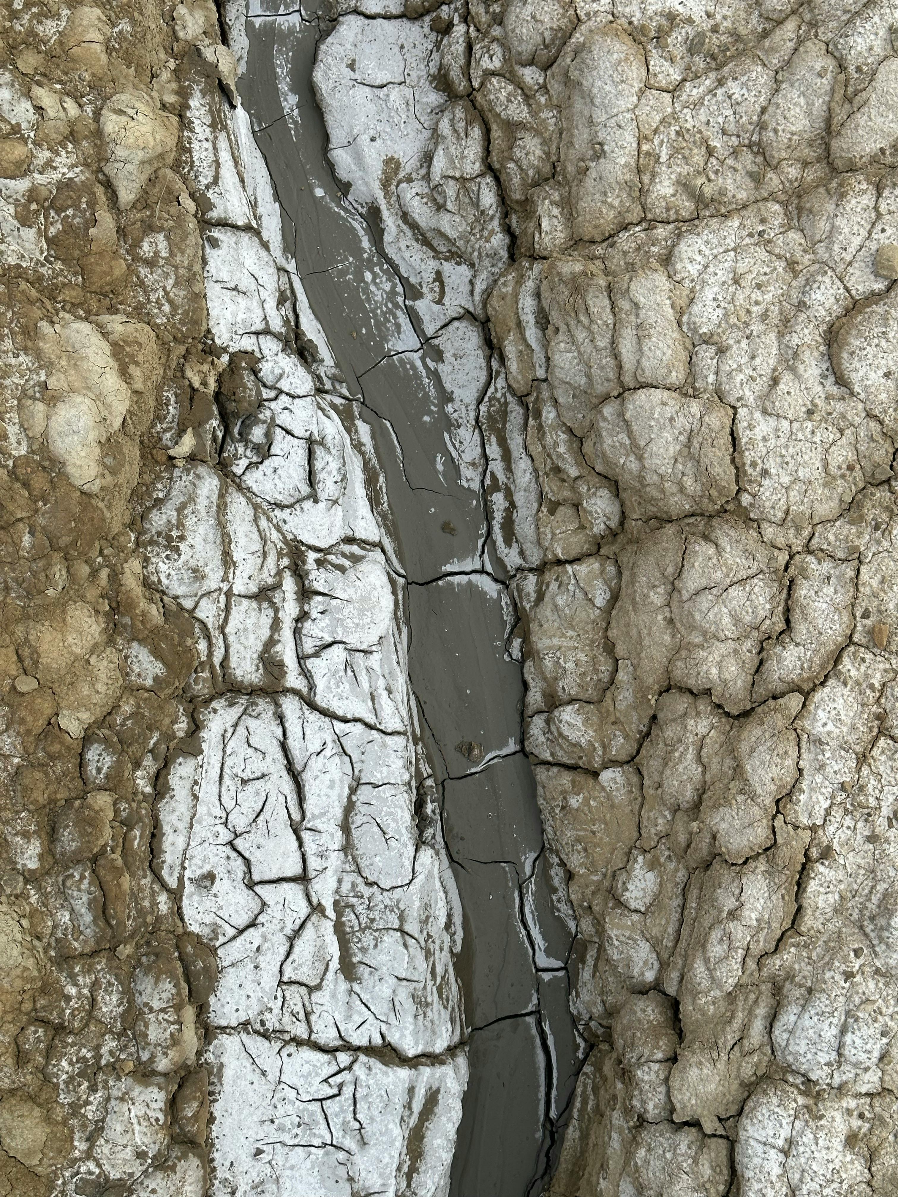 Cracks on Rock · Free Stock Photo