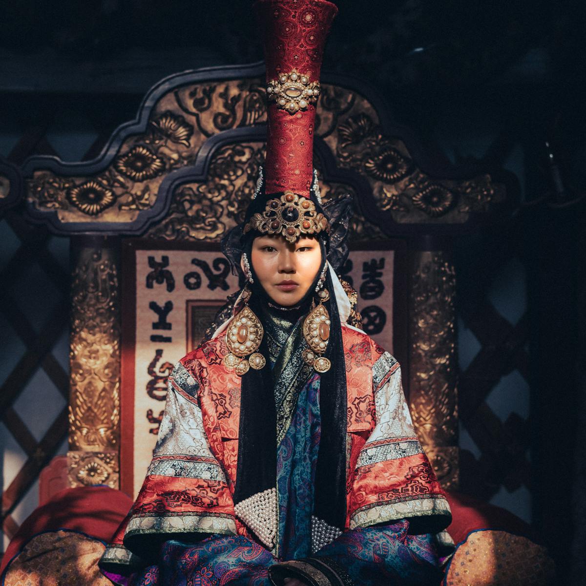 Throne Photos, Download The BEST Free Throne Stock Photos & HD Images