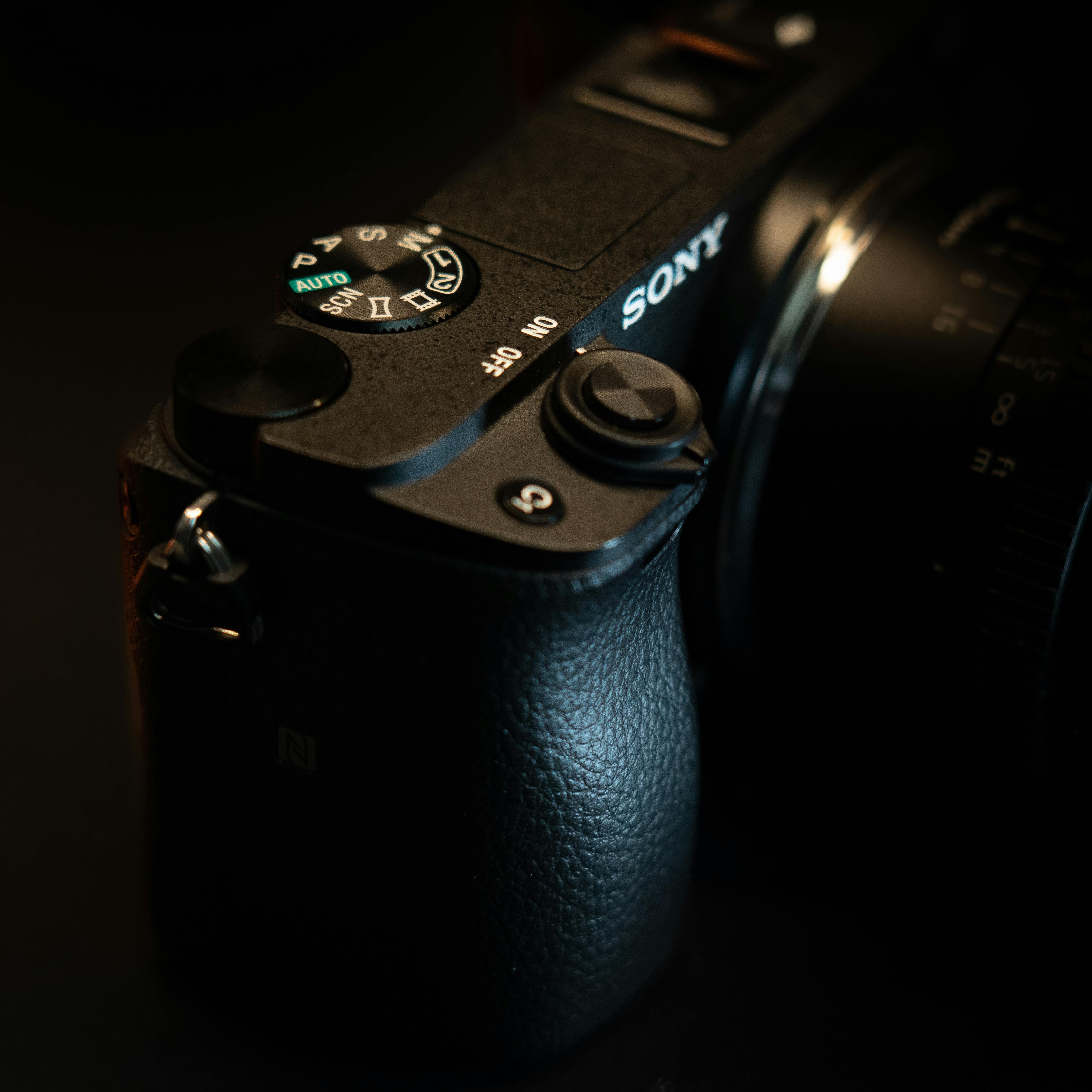 Close-up of Professional Camera · Free Stock Photo