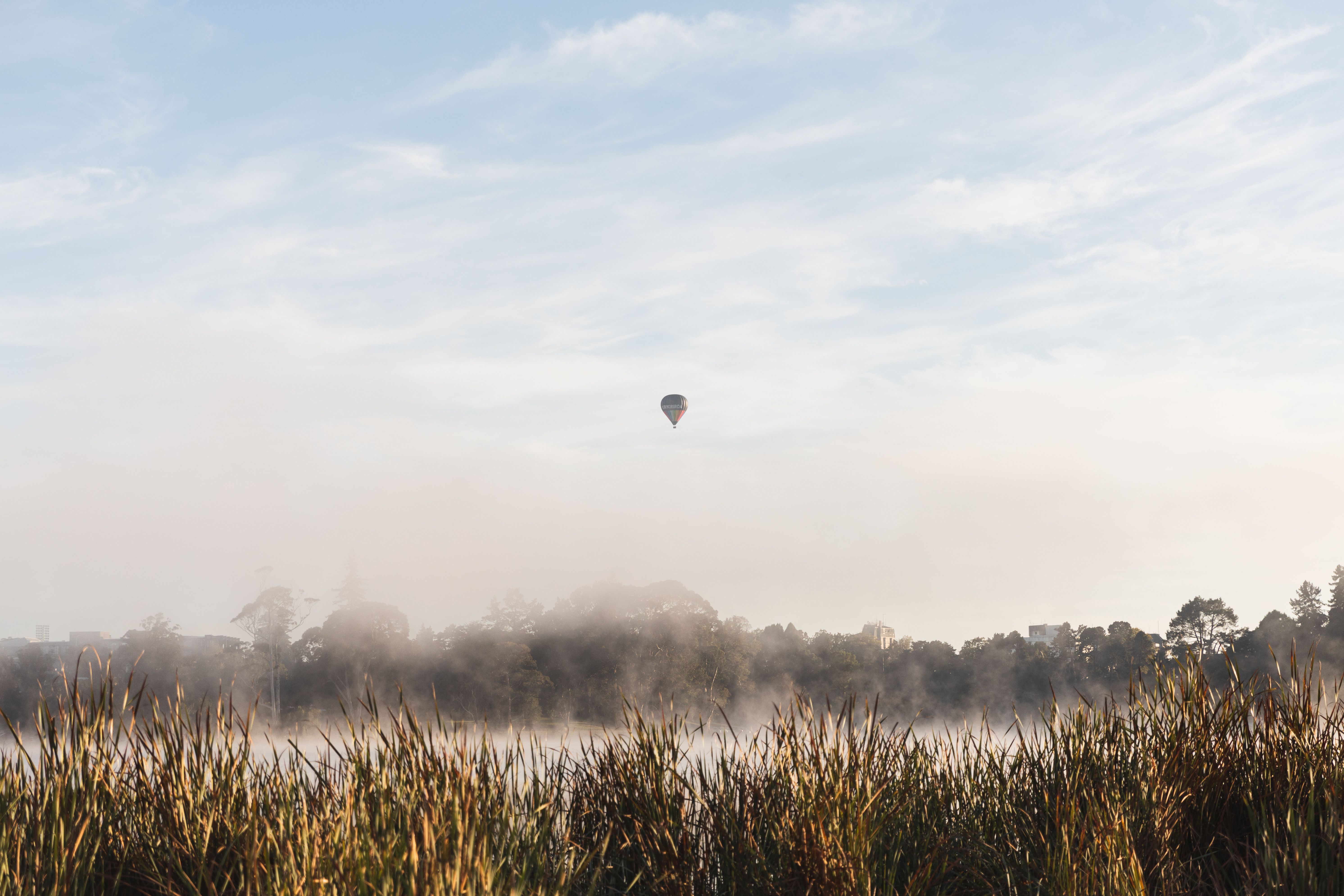 Hot Air Balloon Flying over Hamilton Lake · Free Stock Photo