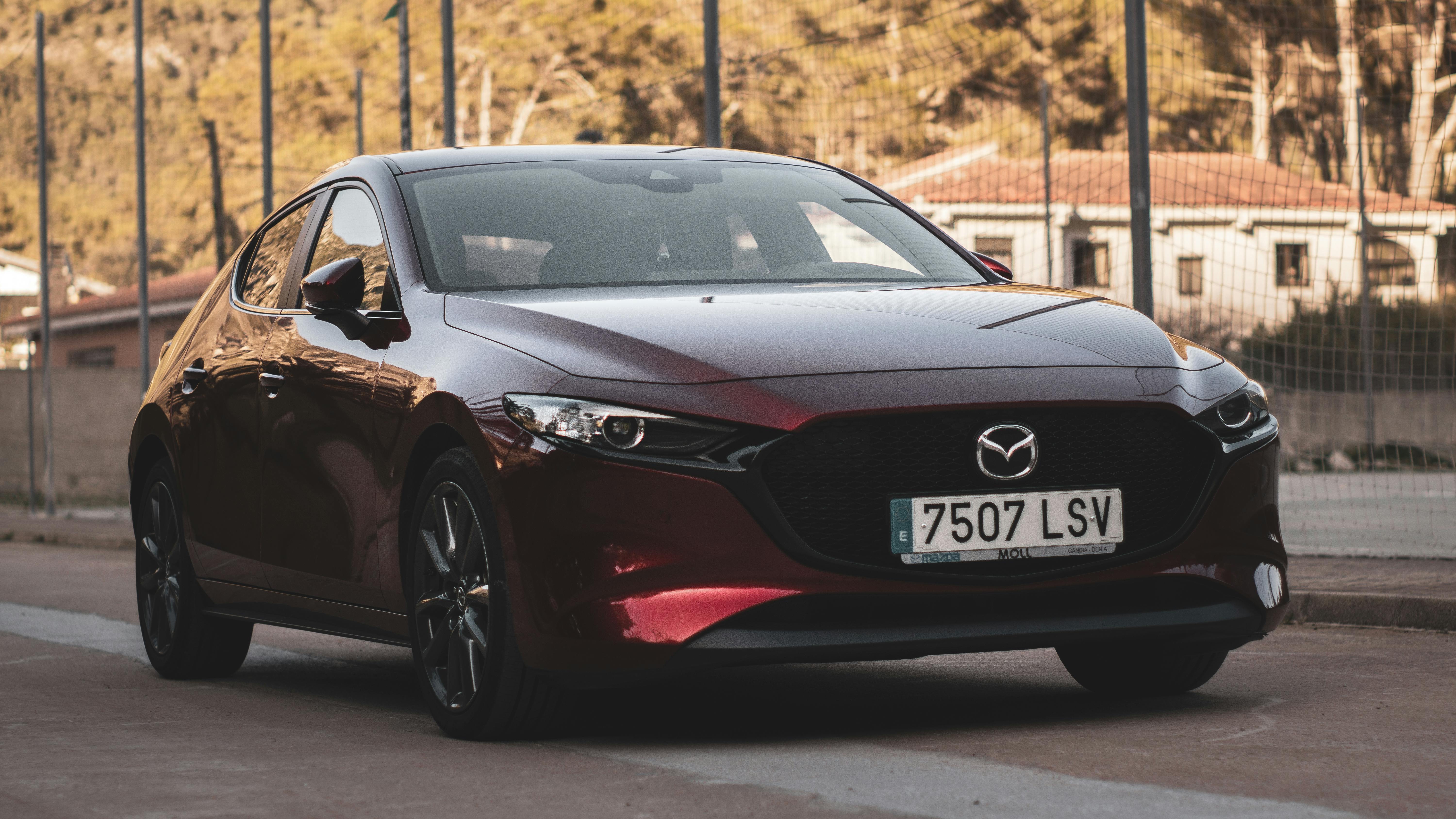 White Mazda RX-7 on Street at Night · Free Stock Photo