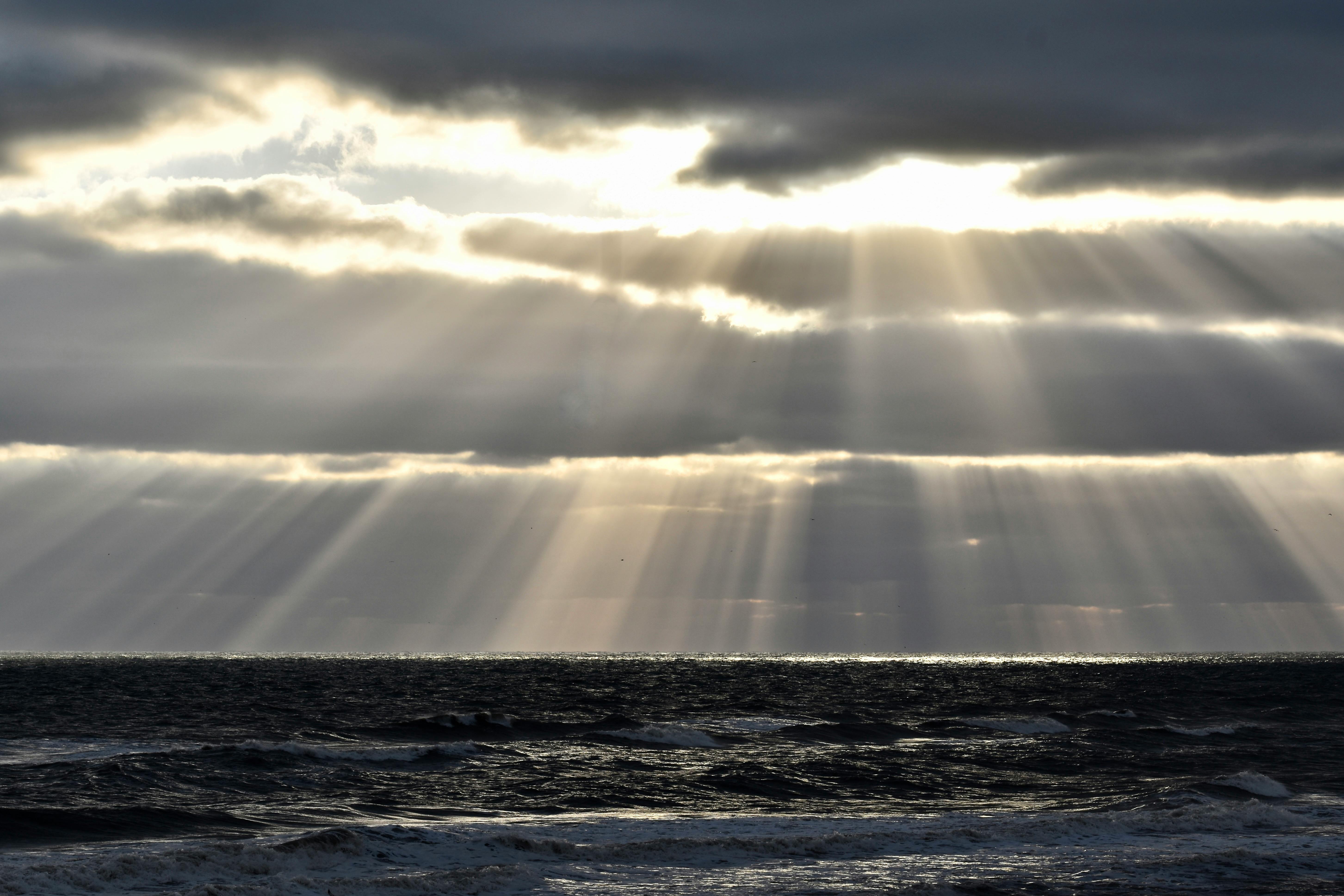 Pictures Of Sunbeams Through Clouds - The Best Picture Of Beam