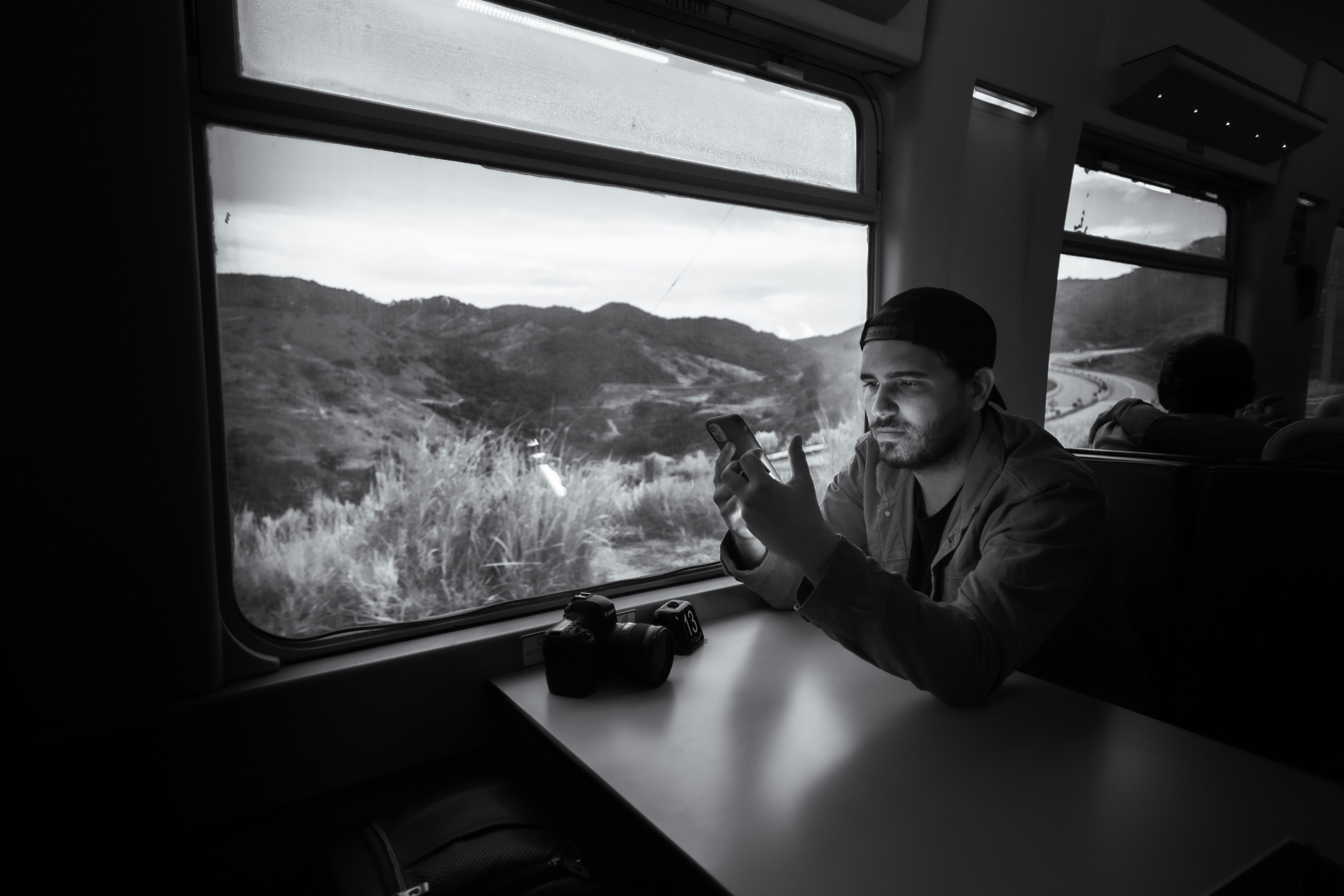 Train Facing Towards Camera Photos, Download The BEST Free Train Facing ...