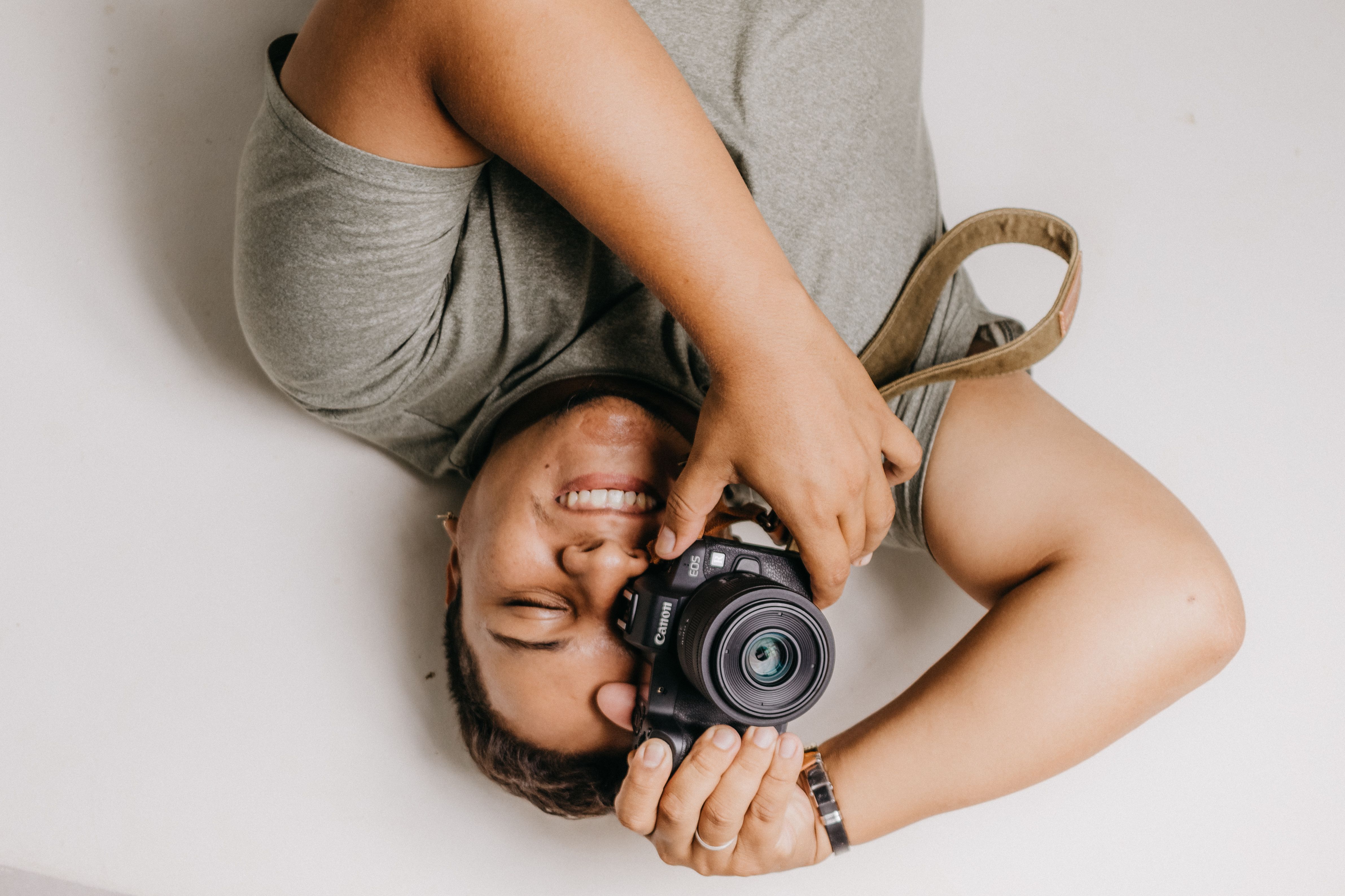 A Man Using Photos, Download The BEST Free A Man Using Stock Photos ...