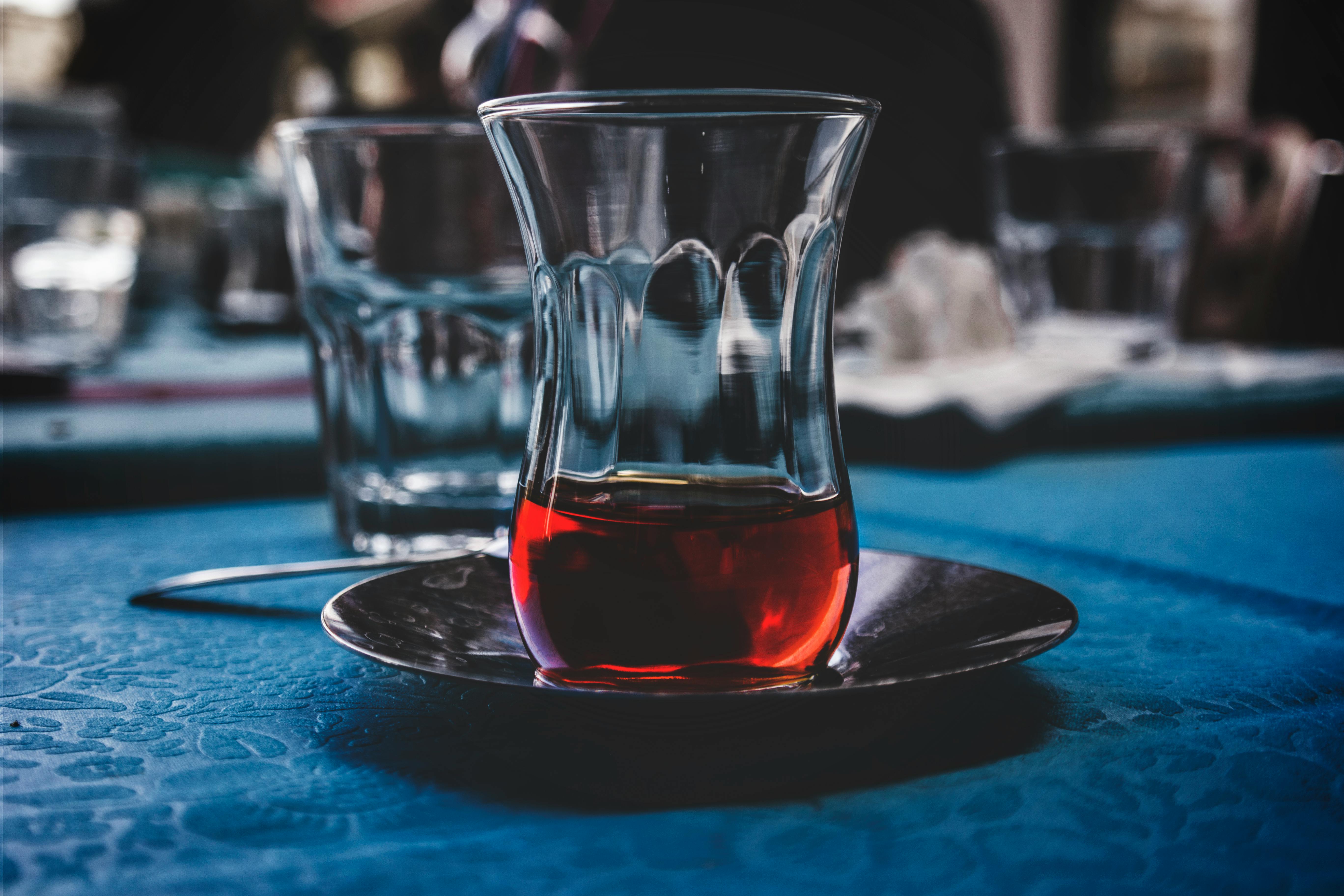 La Photo En Gros Plan Du Verre à Boire Avec Boisson · Photo gratuite