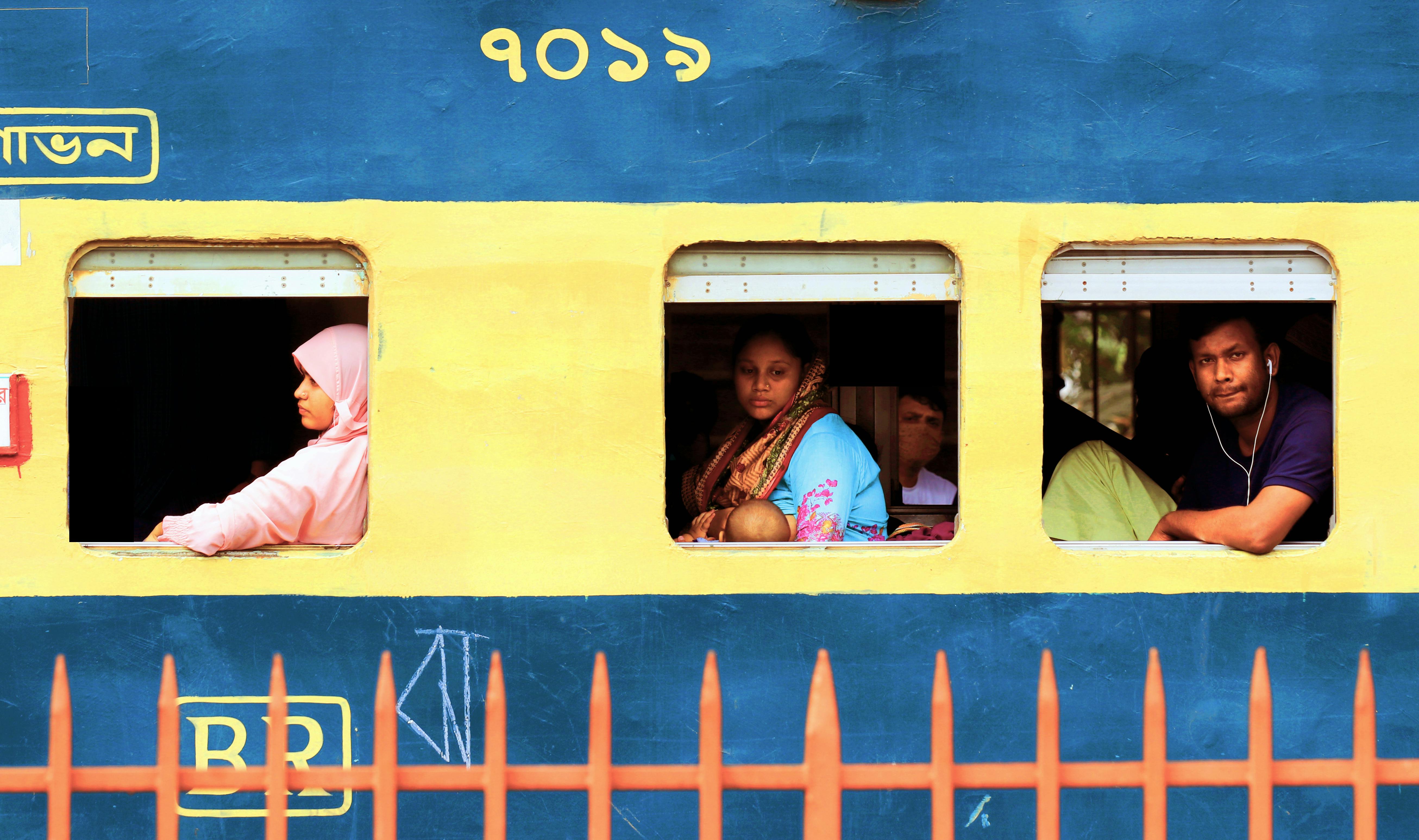 Group of People in Train · Free Stock Photo