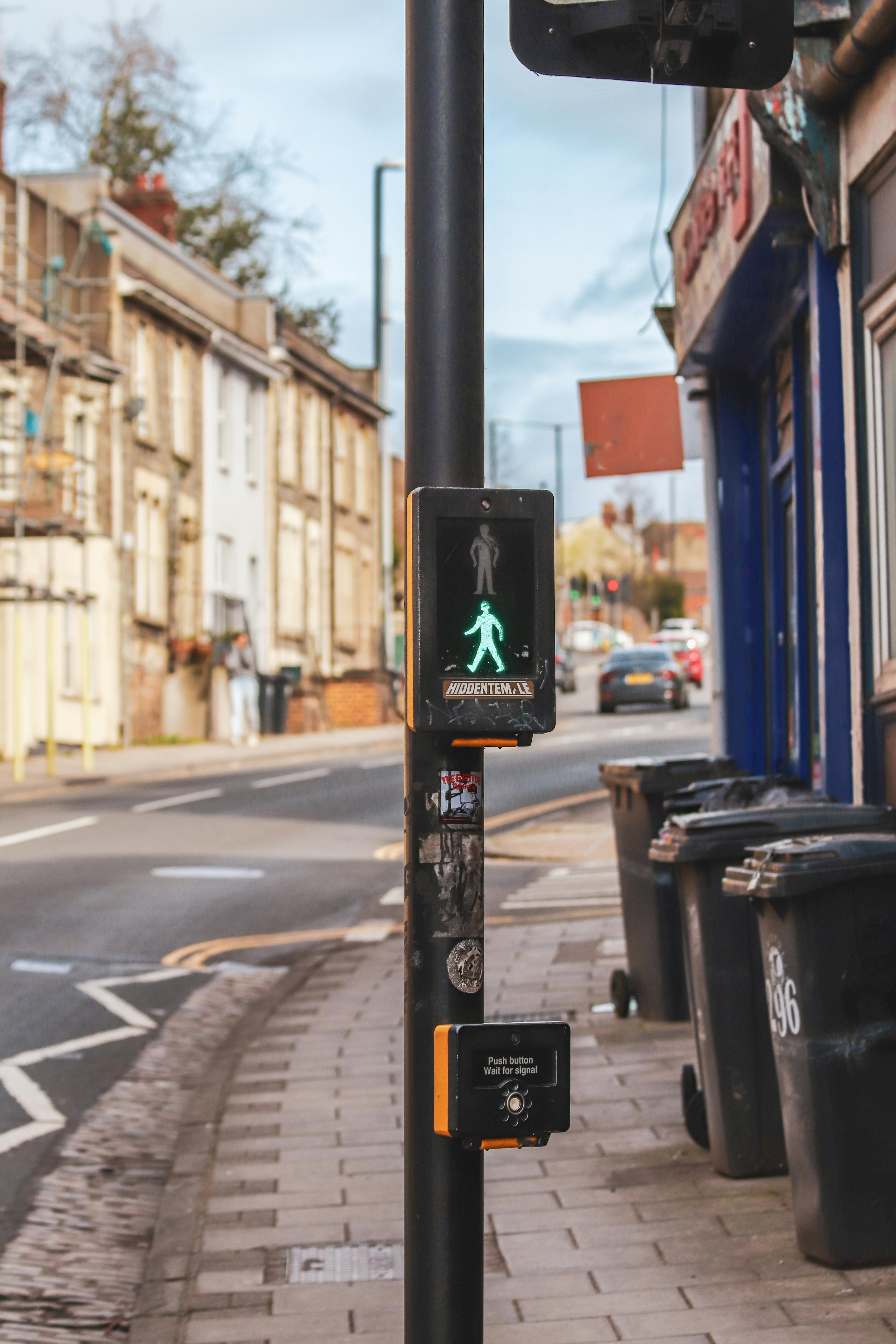 Puffin Crossing in City · Free Stock Photo