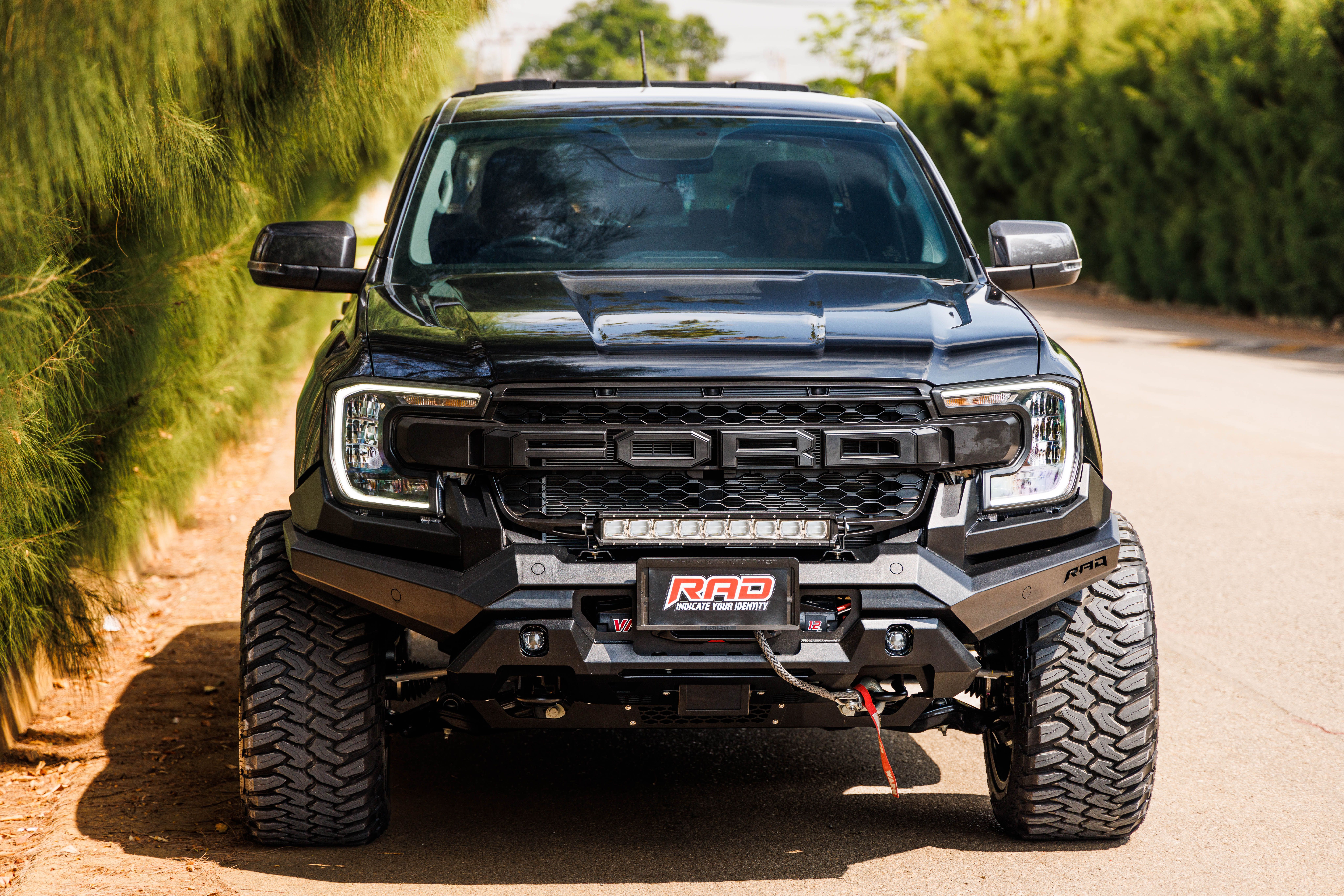 4x4 Ford Car on Roadside · Free Stock Photo