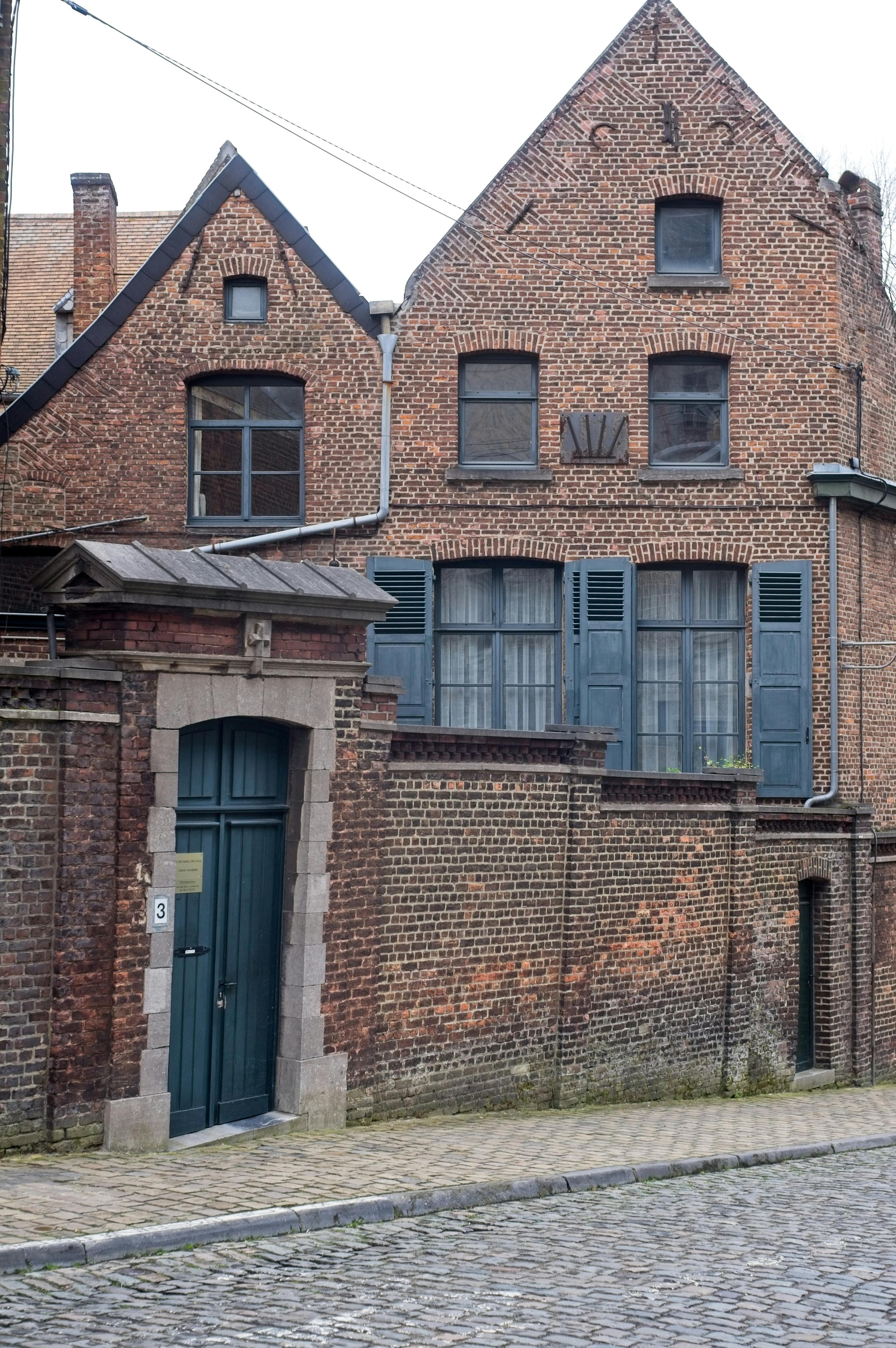 Old Brick Arsenal Buildings in Town · Free Stock Photo