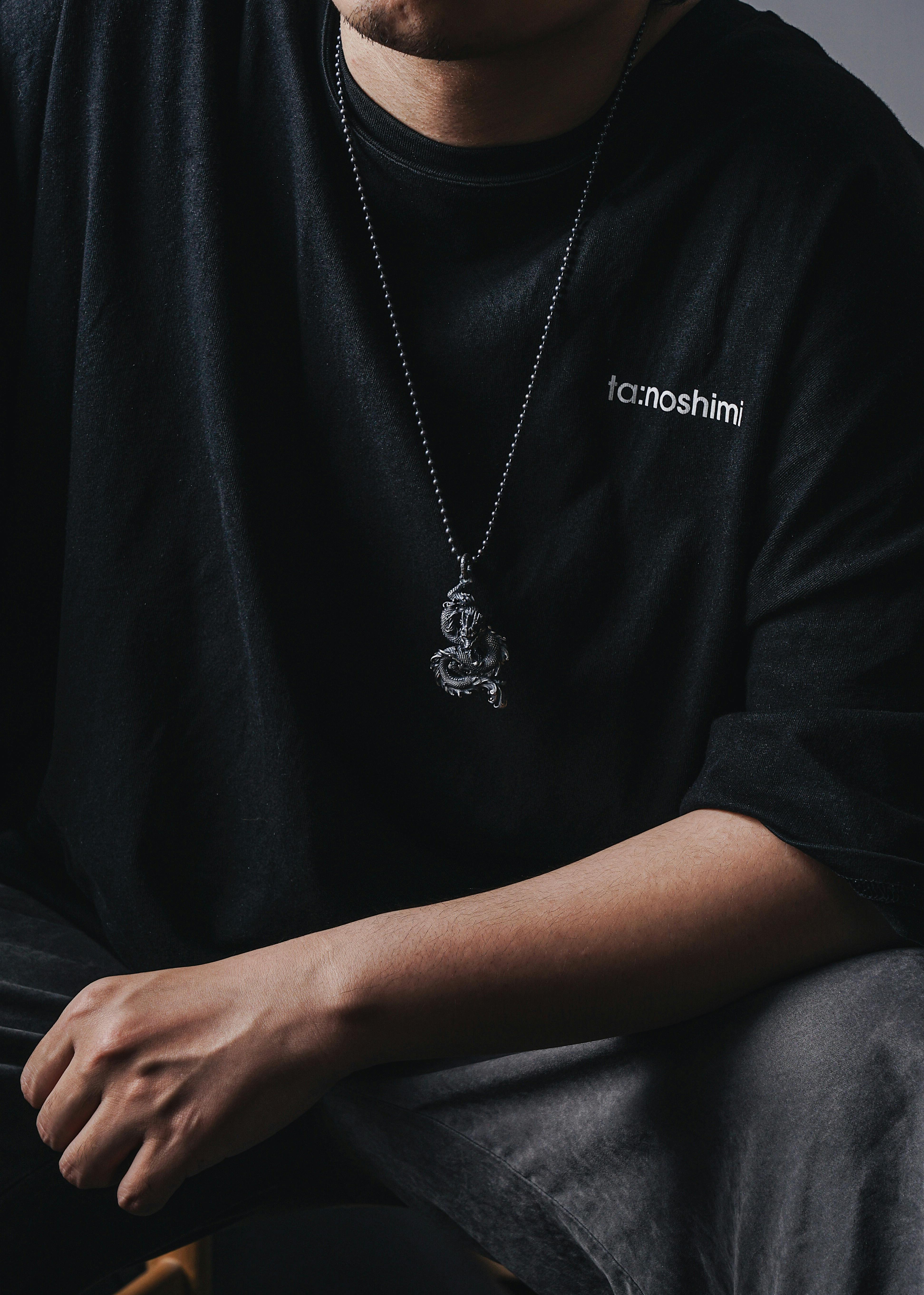 Dragon Pose Photos, Download The BEST Free Dragon Pose Stock Photos ...