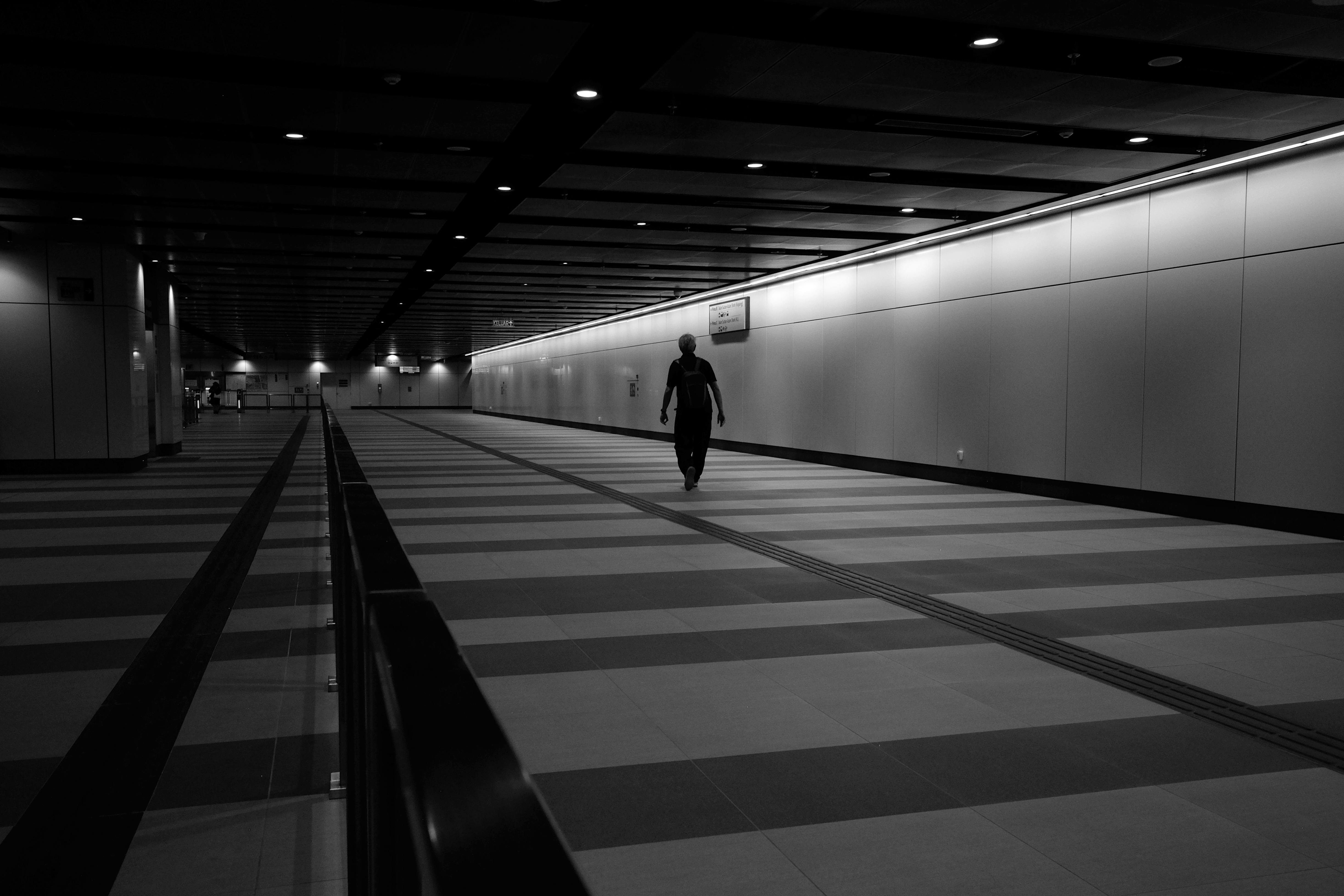 Subway At Night Photos, Download The BEST Free Subway At Night Stock ...