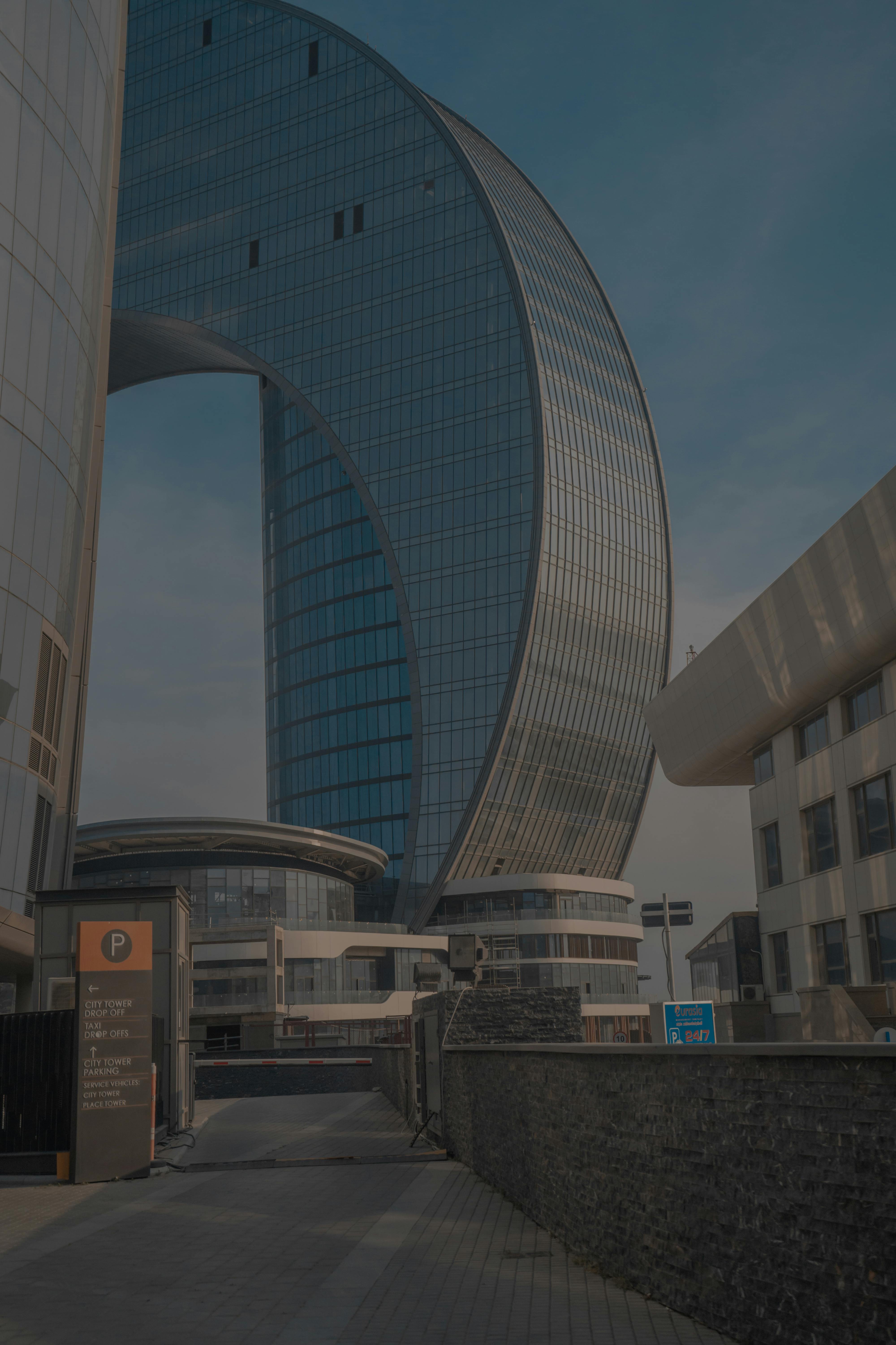 Modern Buildings, The Crescent Development, Baku, Azerbaijan · Free Stock Photo