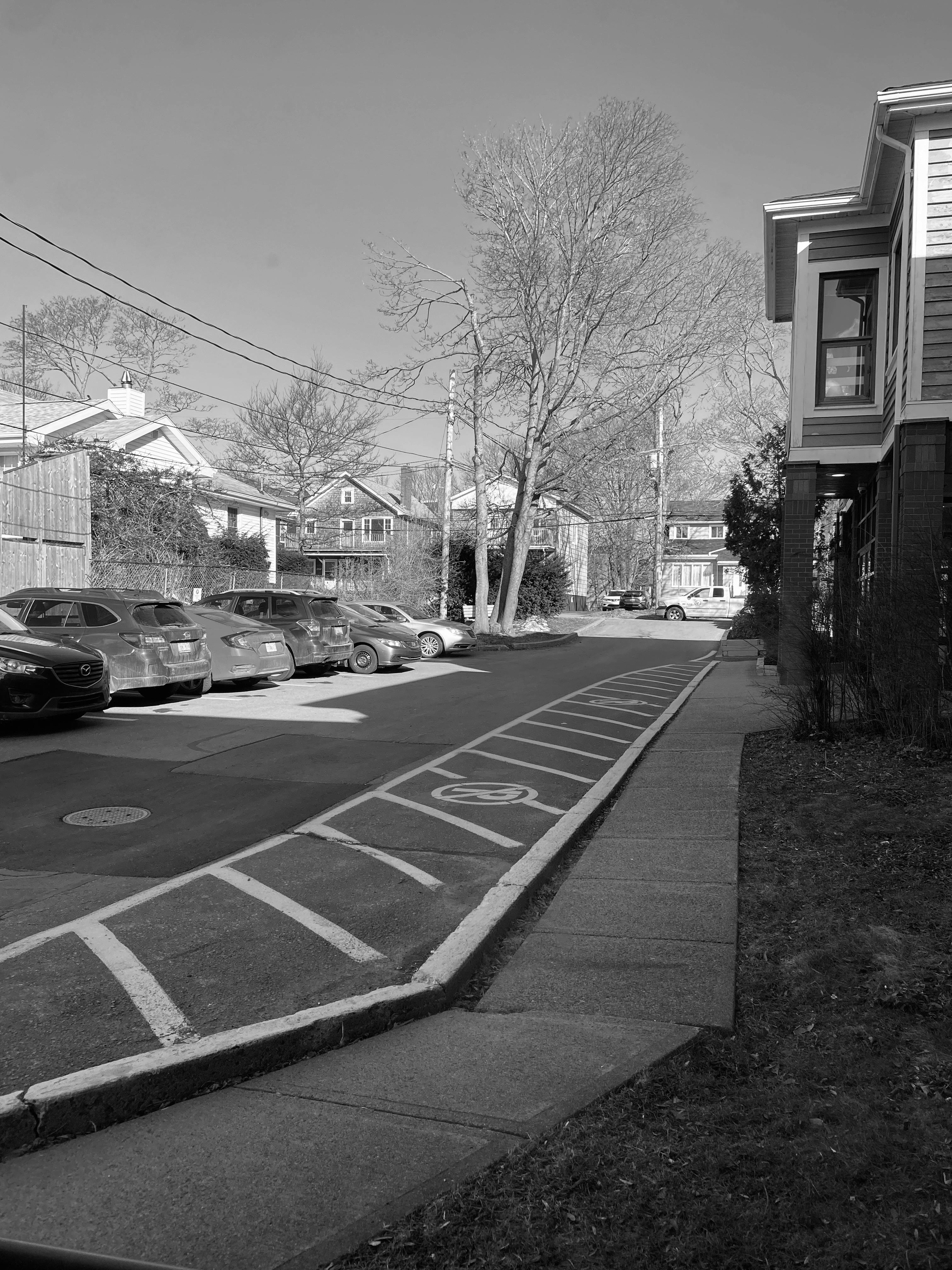 Side Urban Street in Residential Suburban District · Free Stock Photo