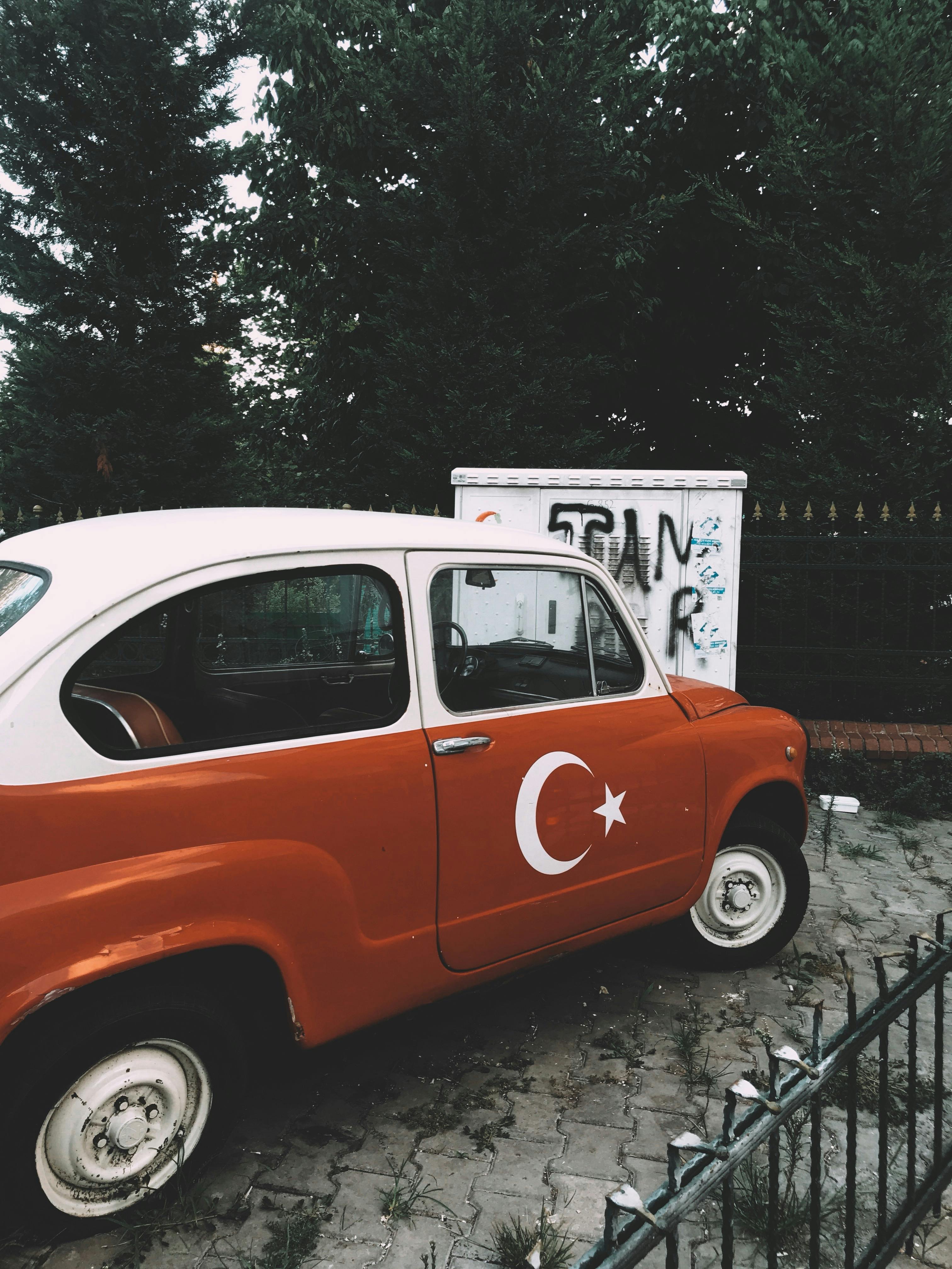 Old Car Painted in Turkish Flag · Free Stock Photo