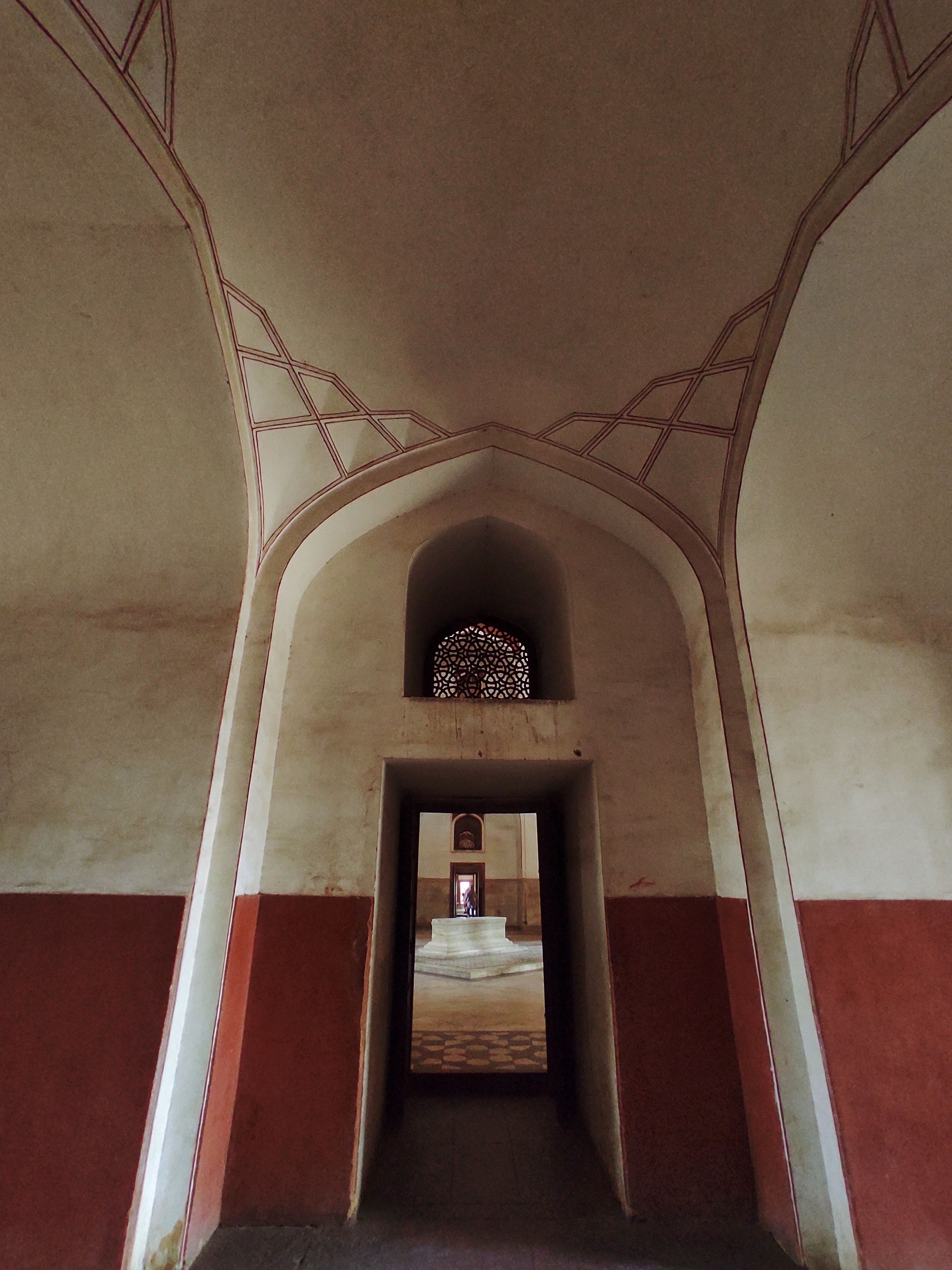 Uma Porta Dentro Do Túmulo De Humayun, Nova Déli, índia · Foto ...