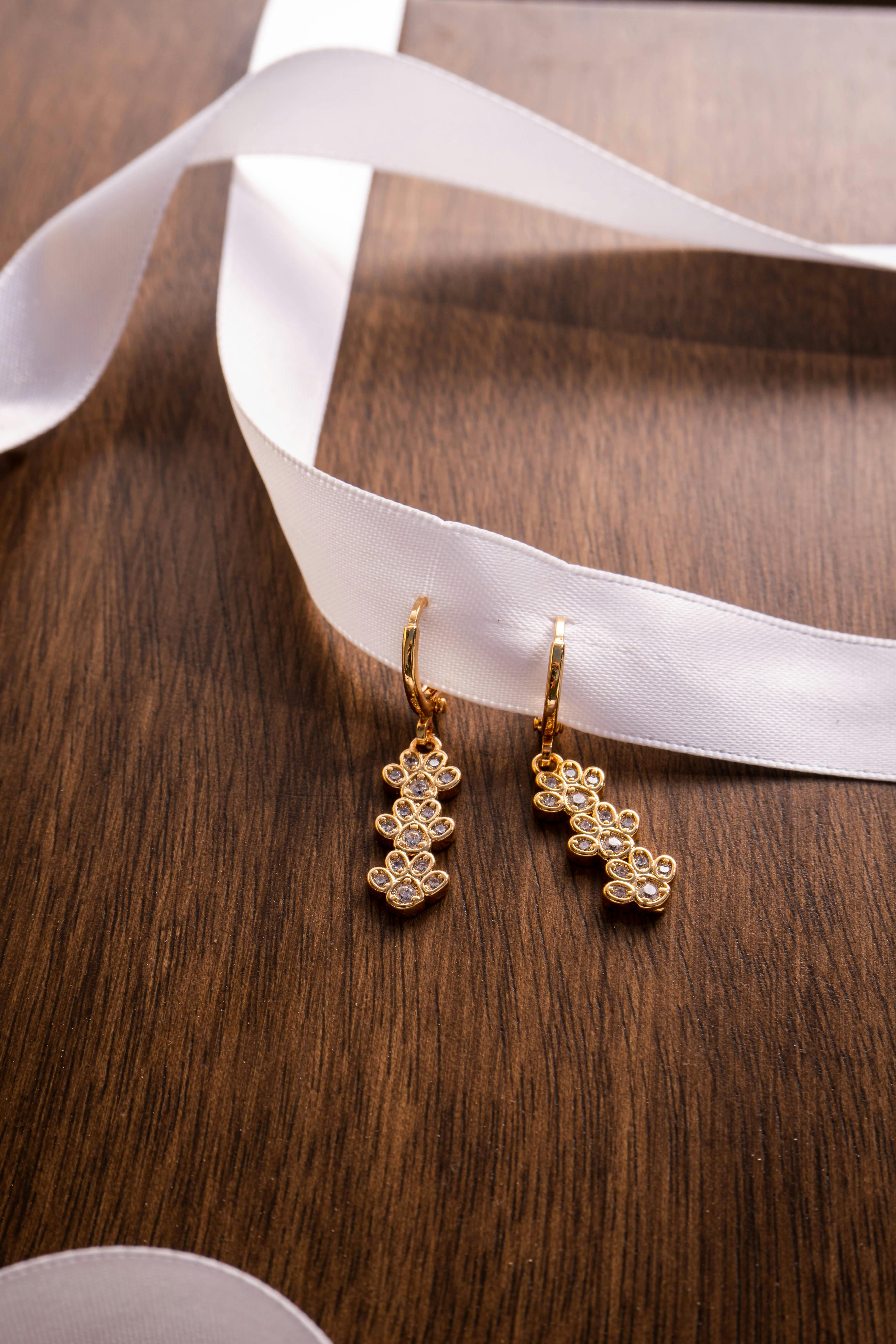 Ear Rings Photos, Download The BEST Free Ear Rings Stock Photos & HD Images