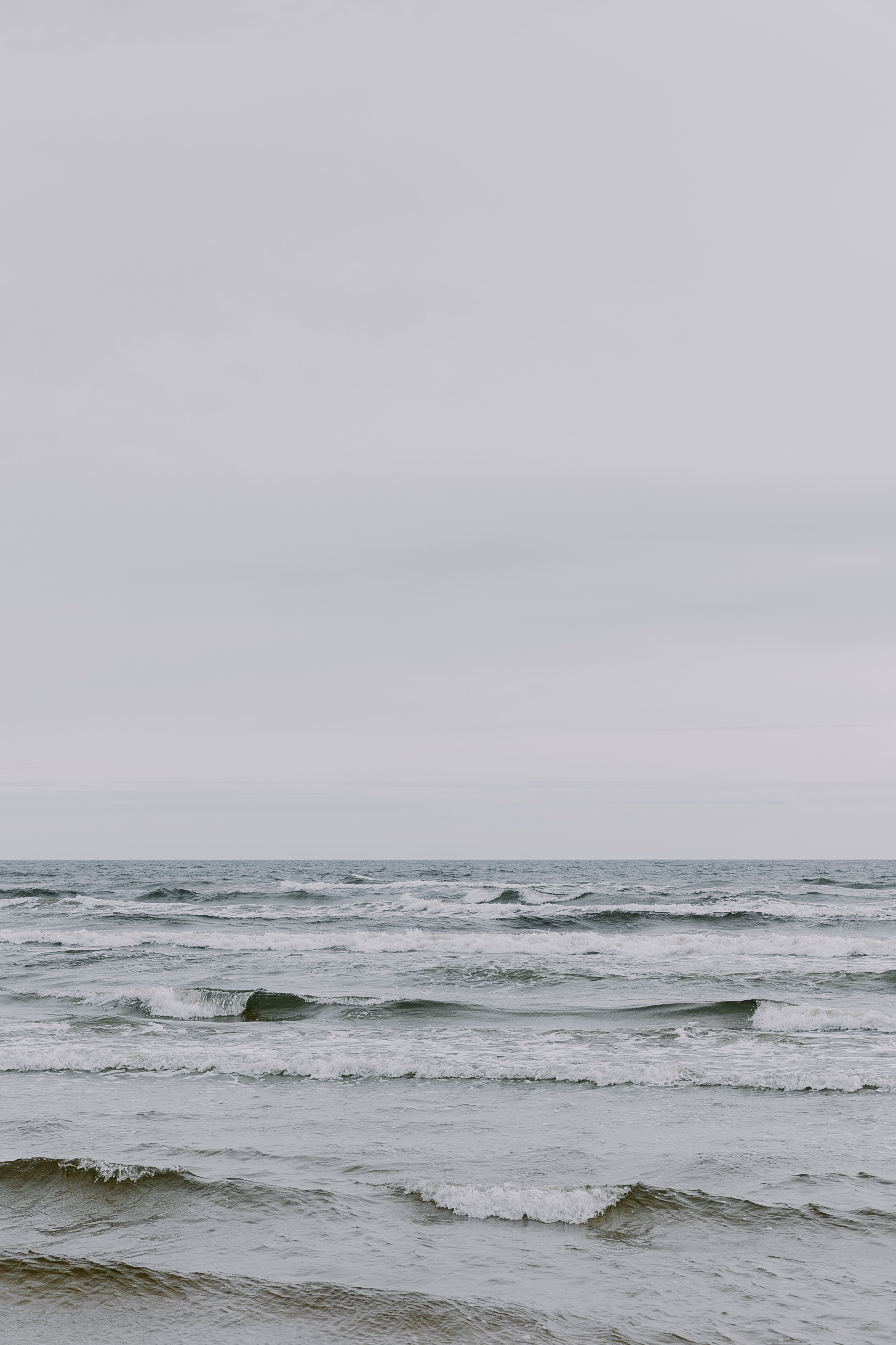 Ocean Waves on Beach Side · Free Stock Photo