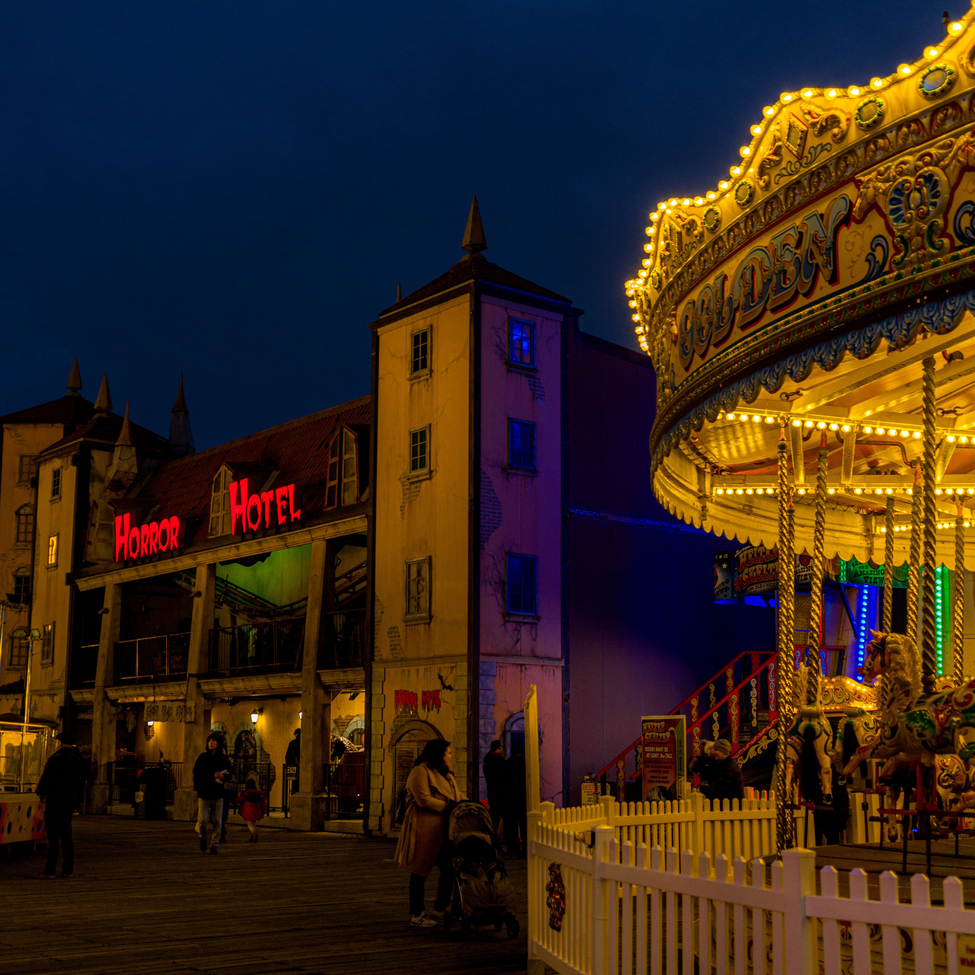 Amusement Park at Night · Free Stock Photo
