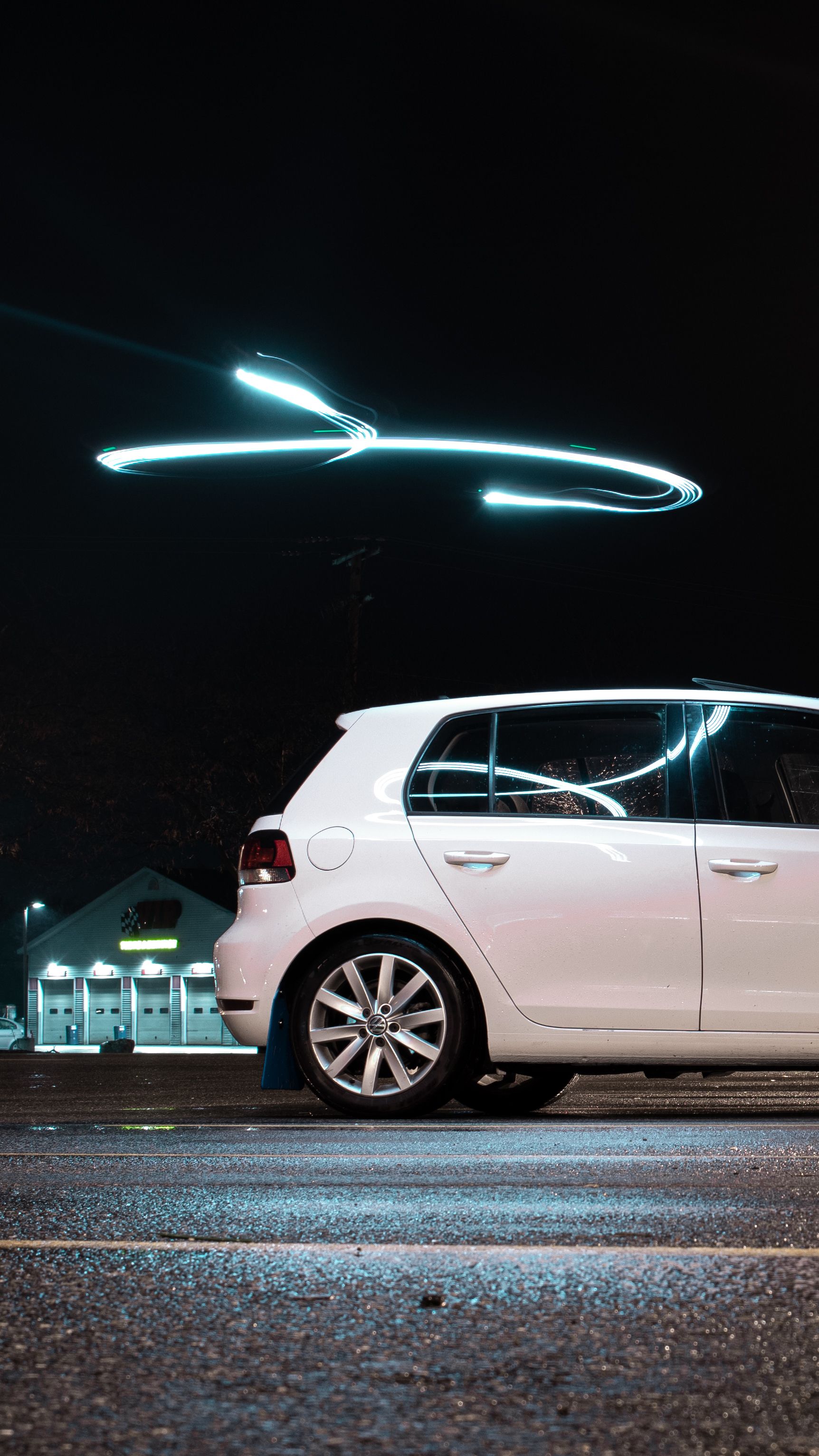 White Car at Night · Free Stock Photo