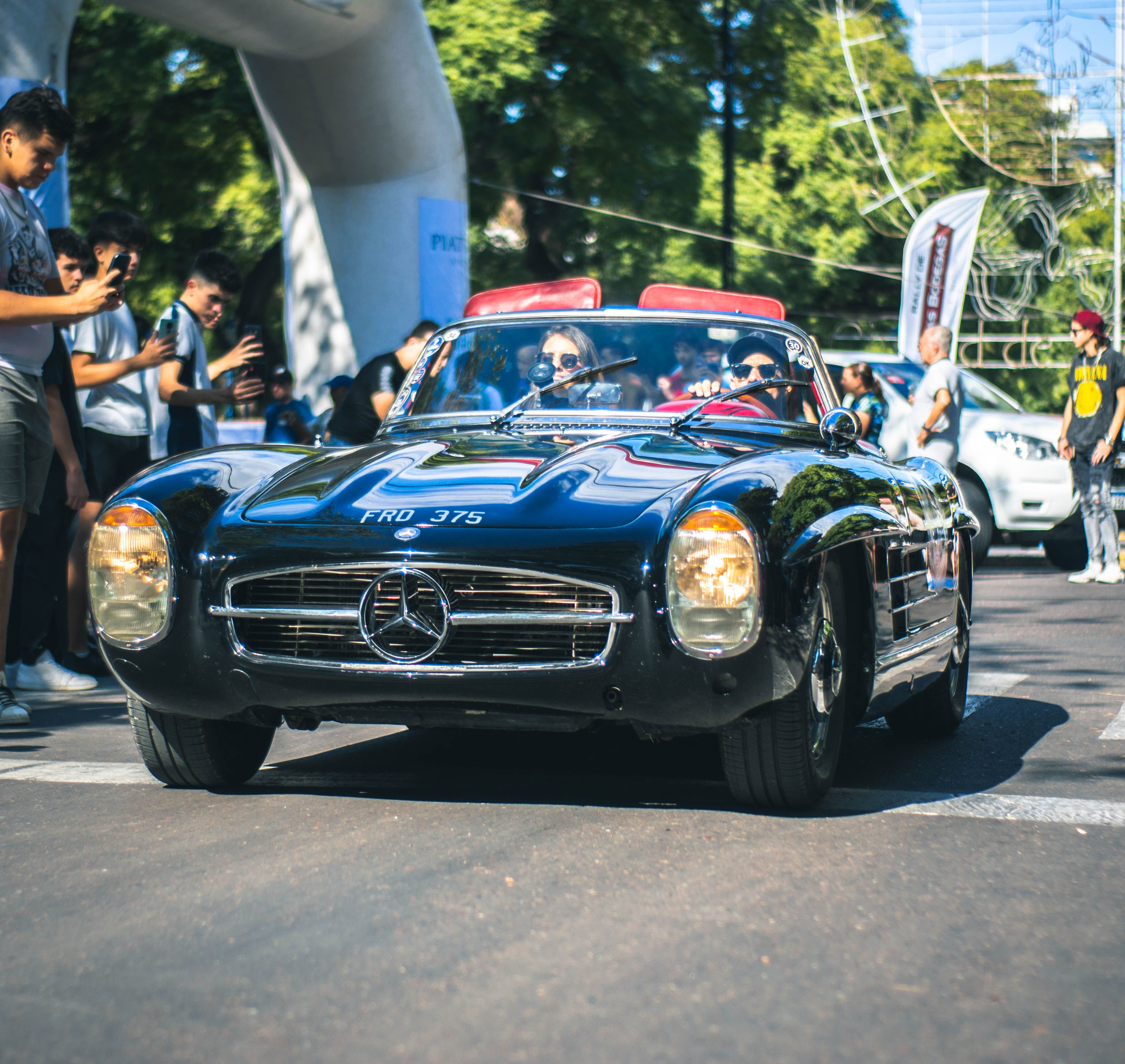 Vintage Mercedes 300 SL · Free Stock Photo