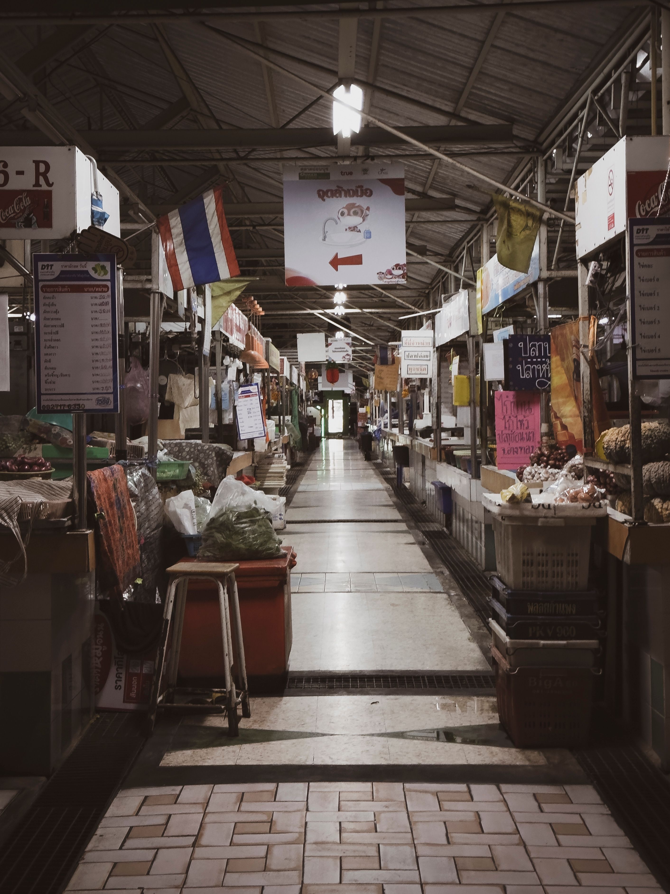 Corridor of Urban Roofed Market · Free Stock Photo