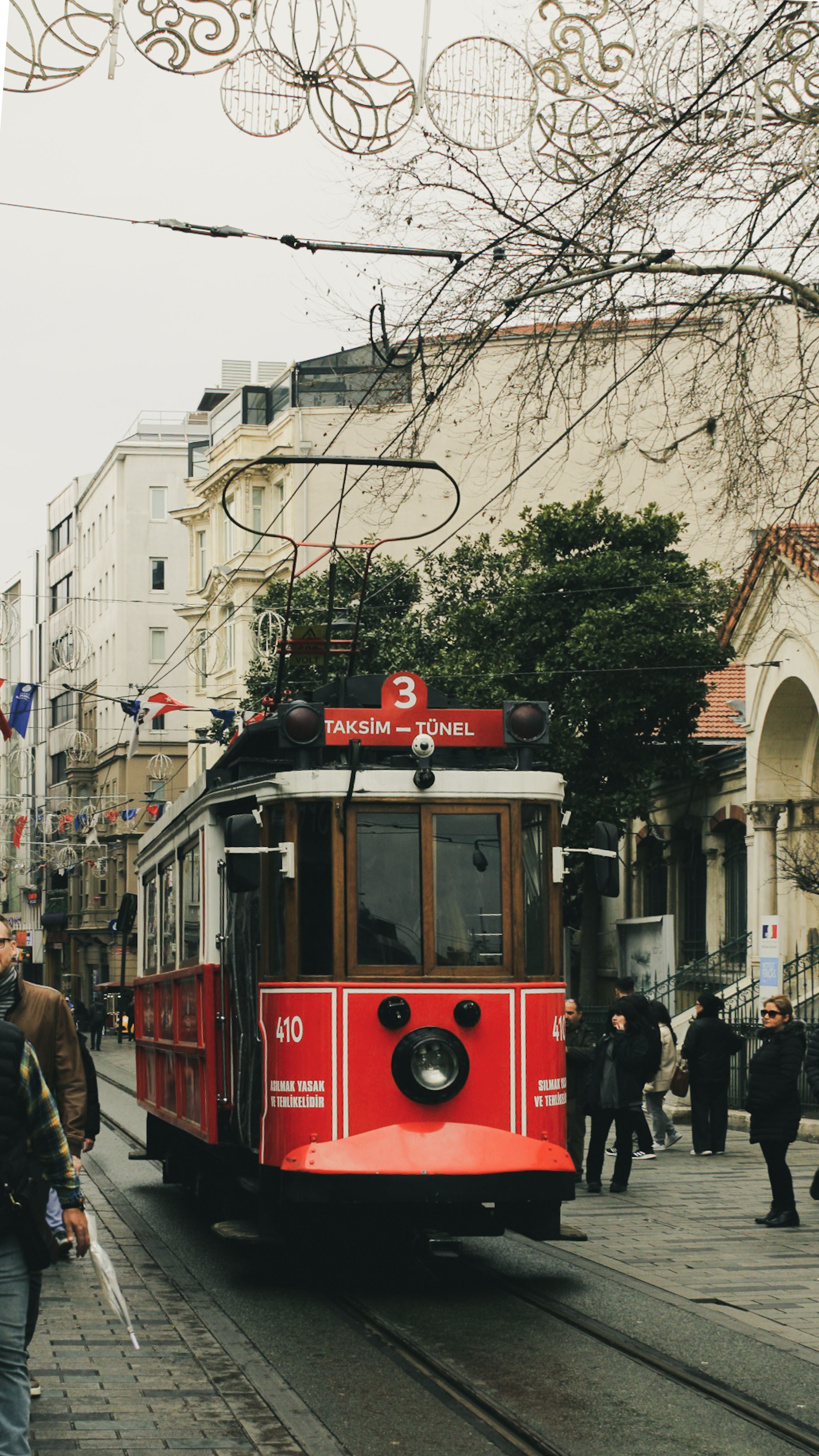 Cable Car on a Street · Free Stock Photo