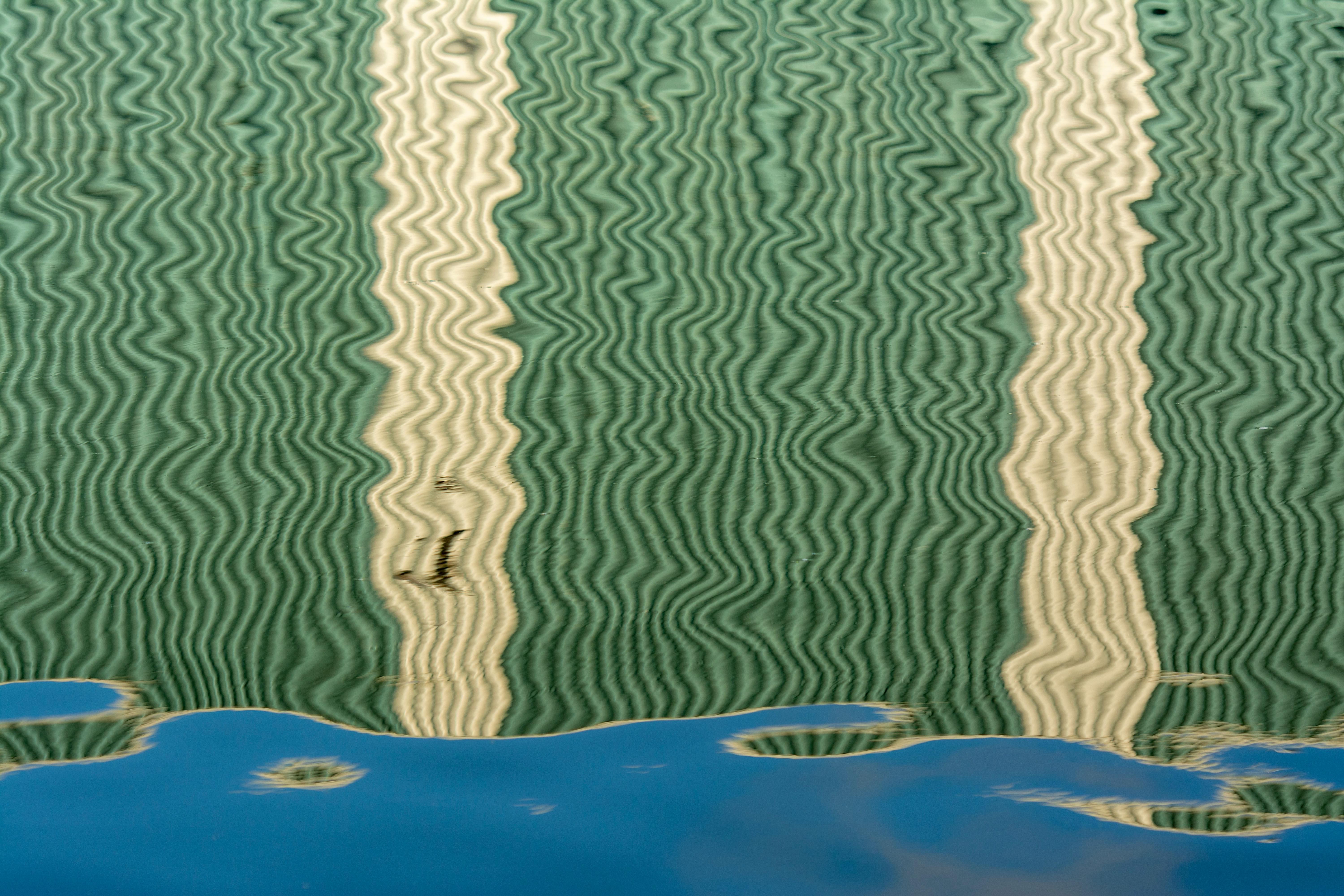 Wavy Abstract Art Pattern · Free Stock Photo