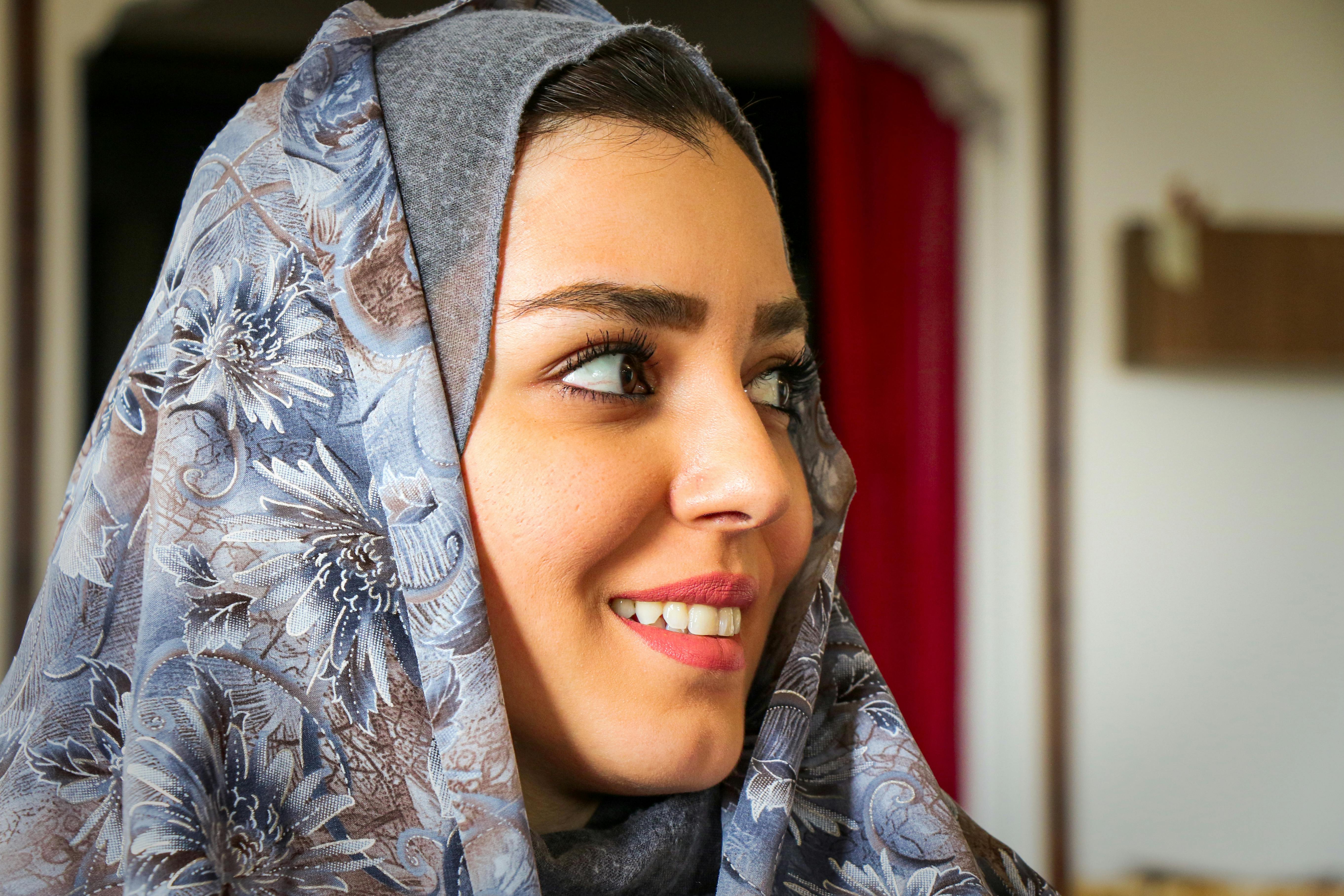 Beautiful Iranian women with hijab · Free Stock Photo