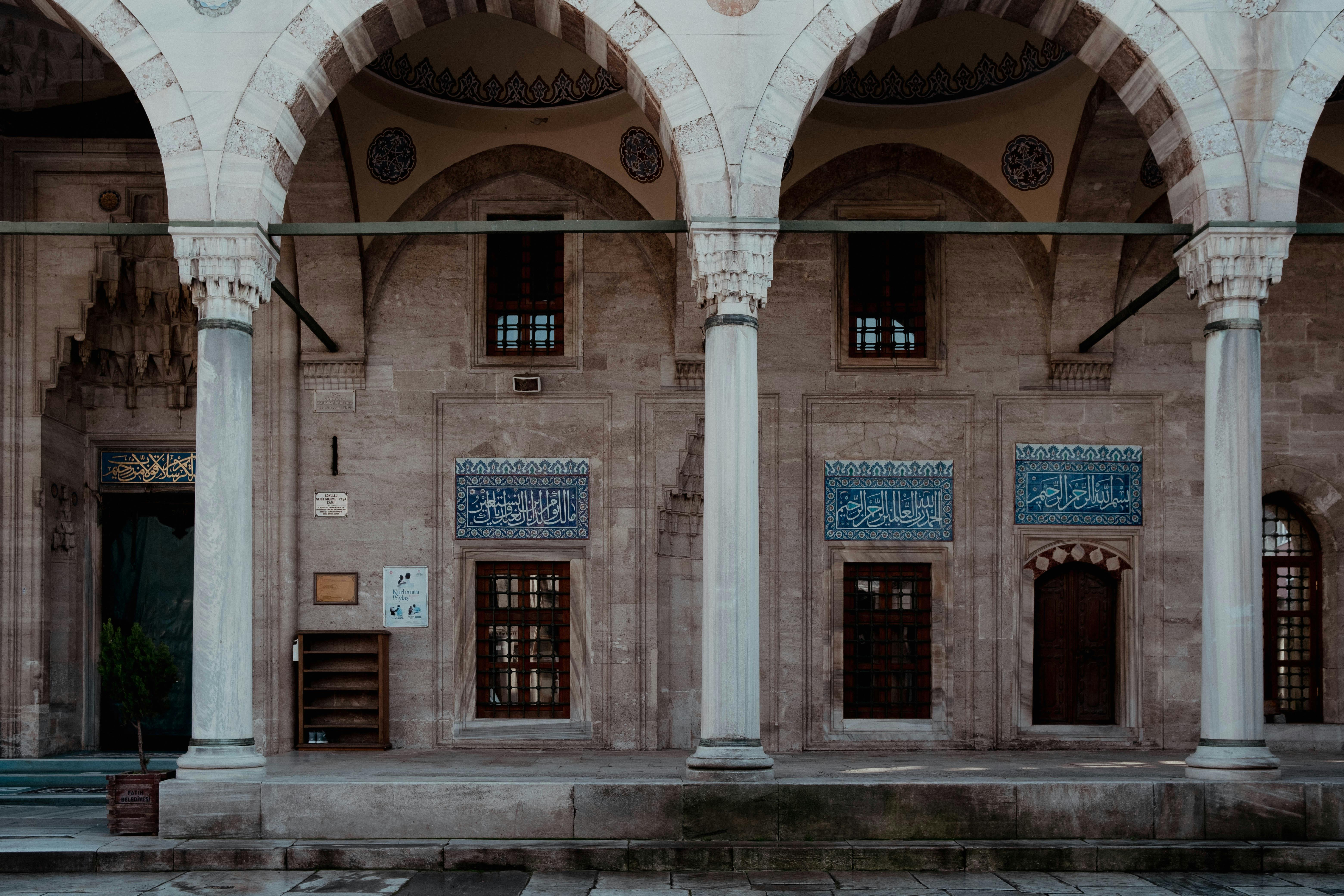 Call Arcade Photos, Download The BEST Free Call Arcade Stock Photos ...