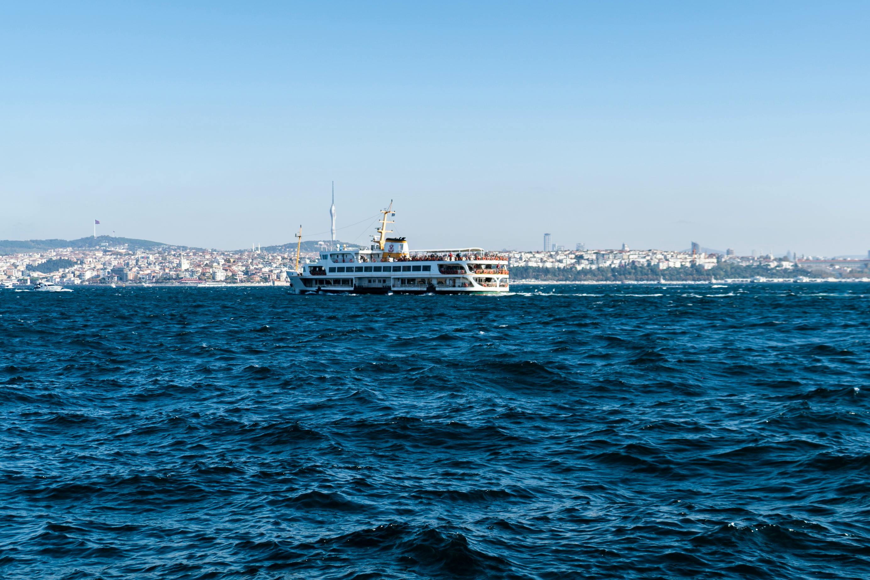 Sunset Sunlight over Sea in Istanbul · Free Stock Photo