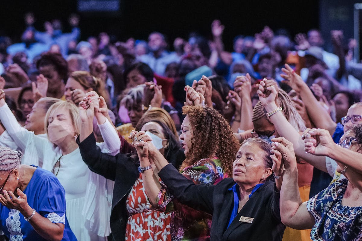 People Gathering For University Photos, Download The BEST Free People ...