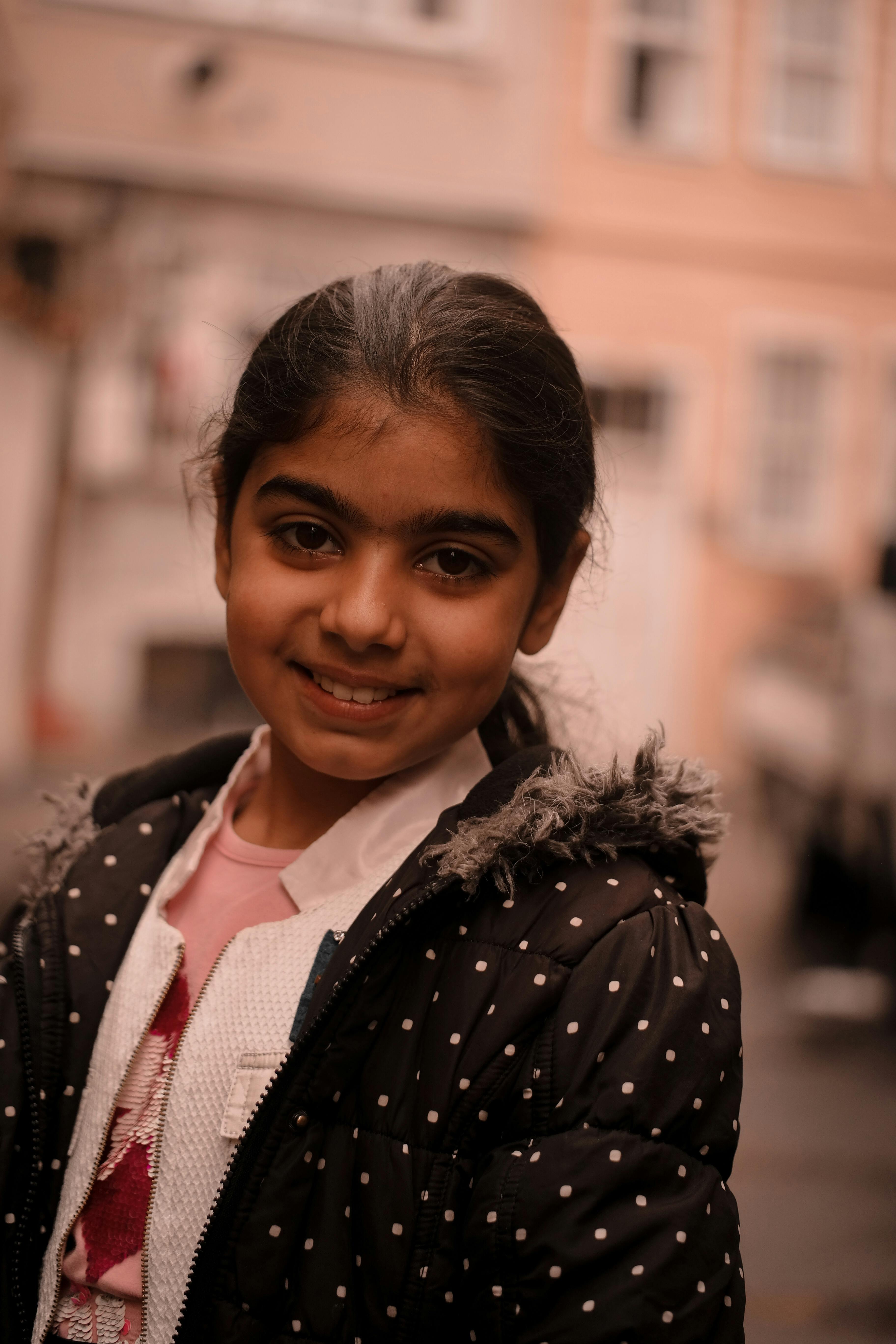 Indian Girl Front Portrait Images Photos, Download The BEST Free Indian ...