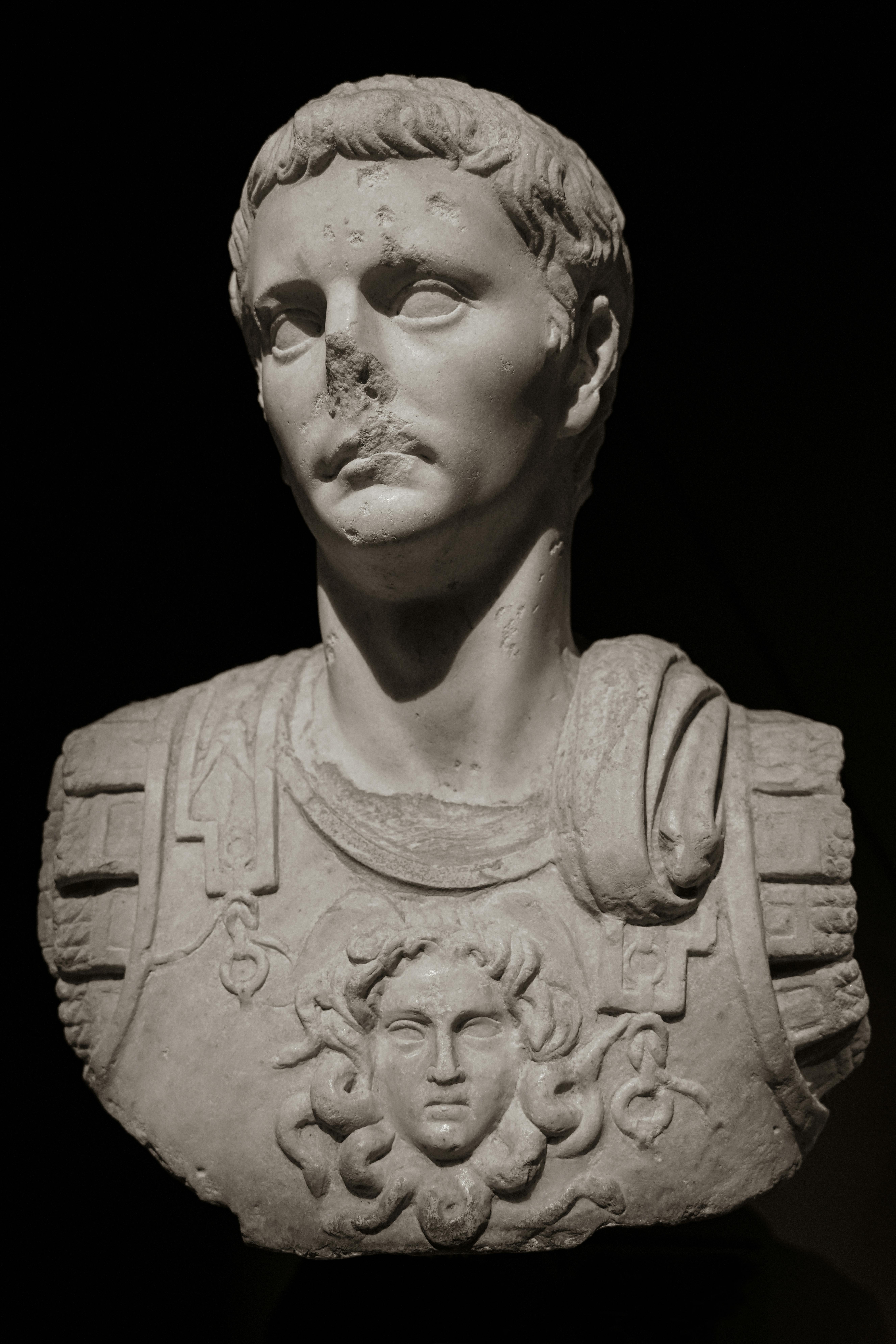 Sezar บนเก้าอี้ Photos, Download The BEST Free Sezar บนเก้าอี้ Stock ...