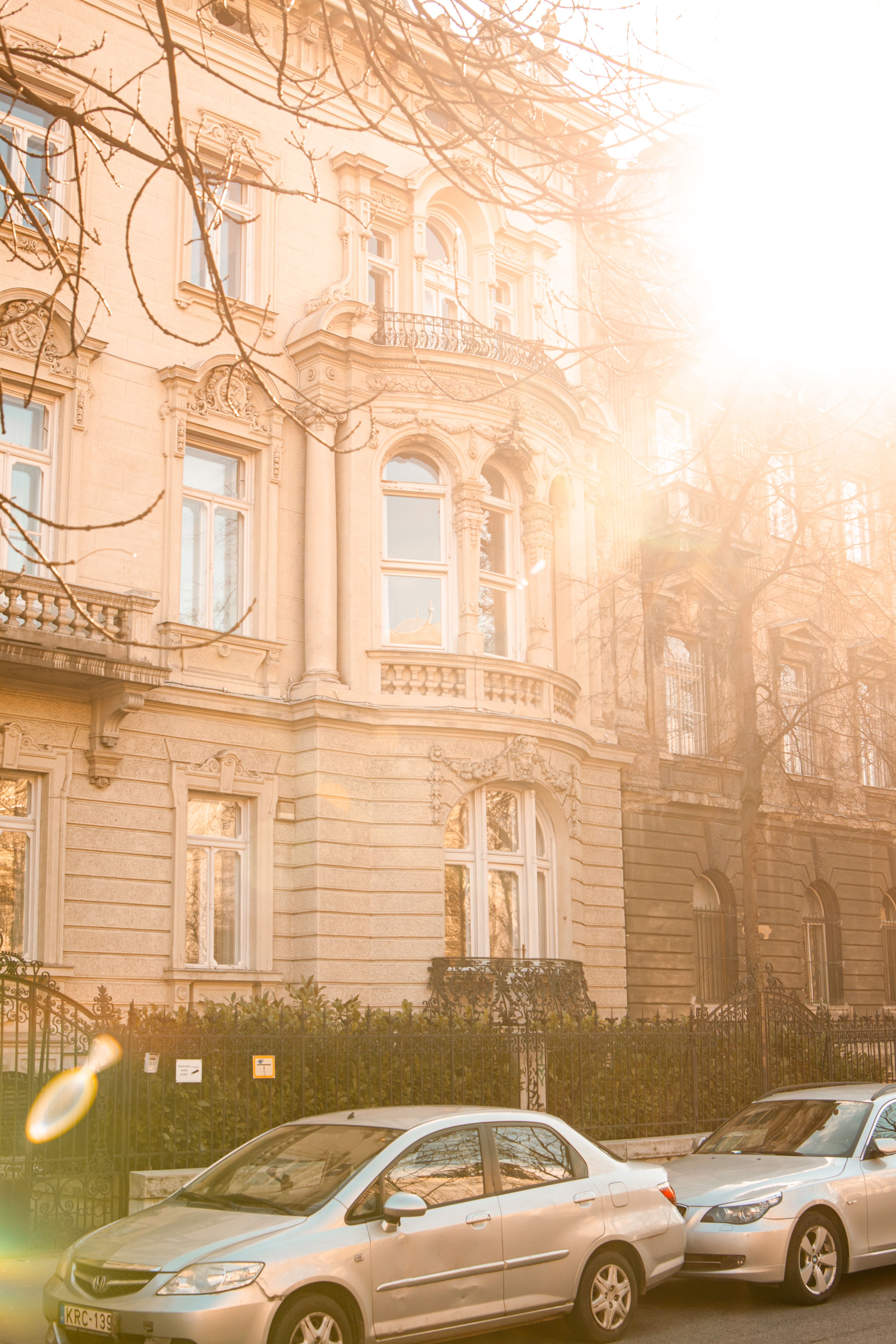 Old Tenements in Sunlight · Free Stock Photo