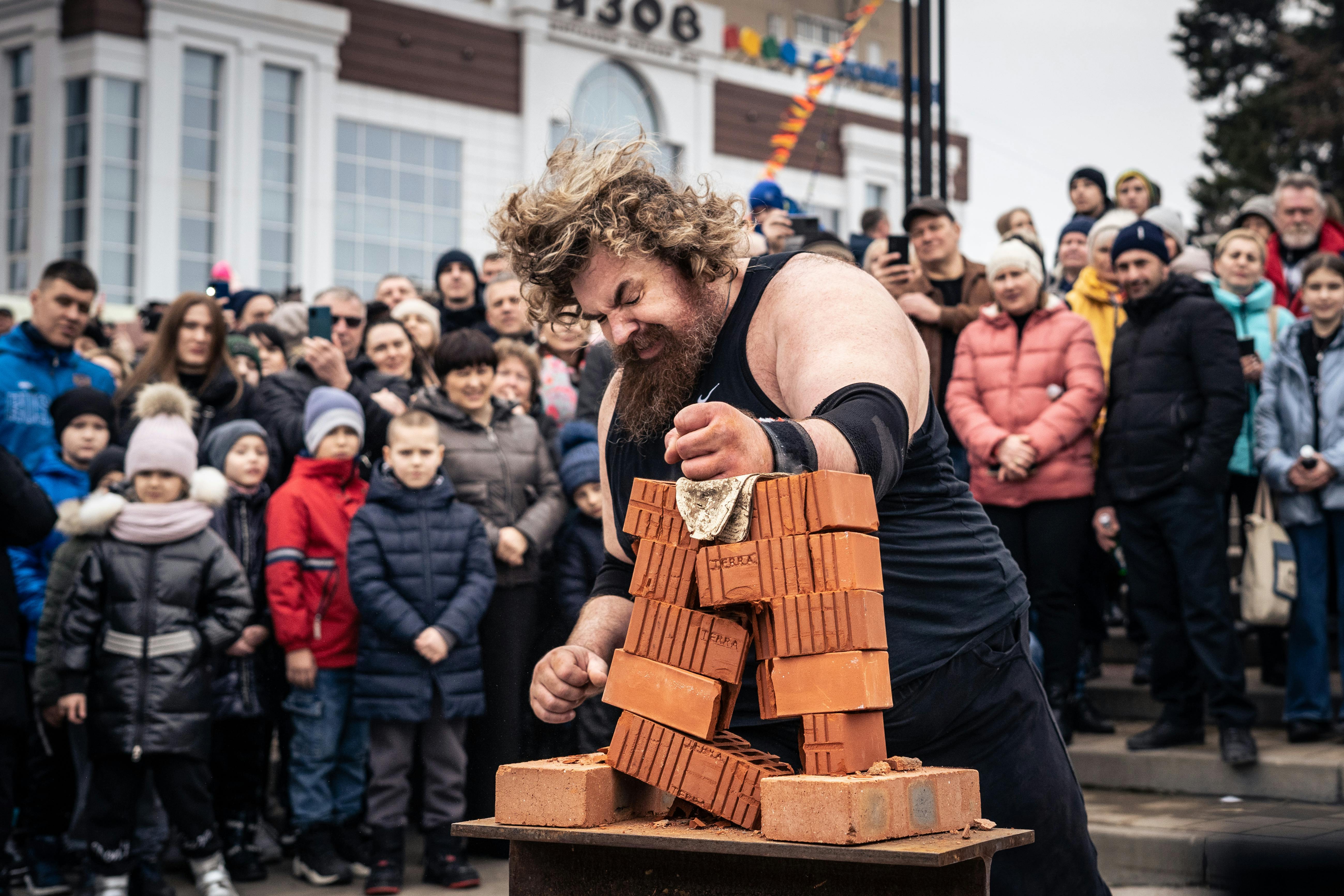 Strongman Photos, Download The BEST Free Strongman Stock Photos & HD Images