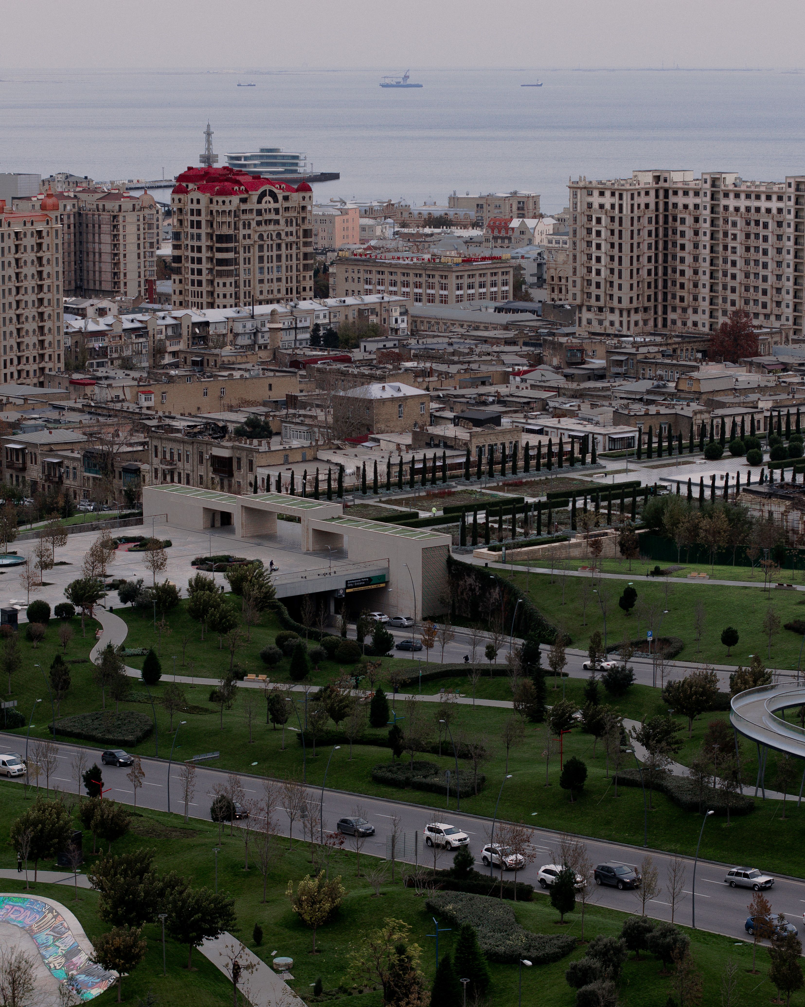View of the Central Park in Baku, Azerbaijan · Free Stock Photo