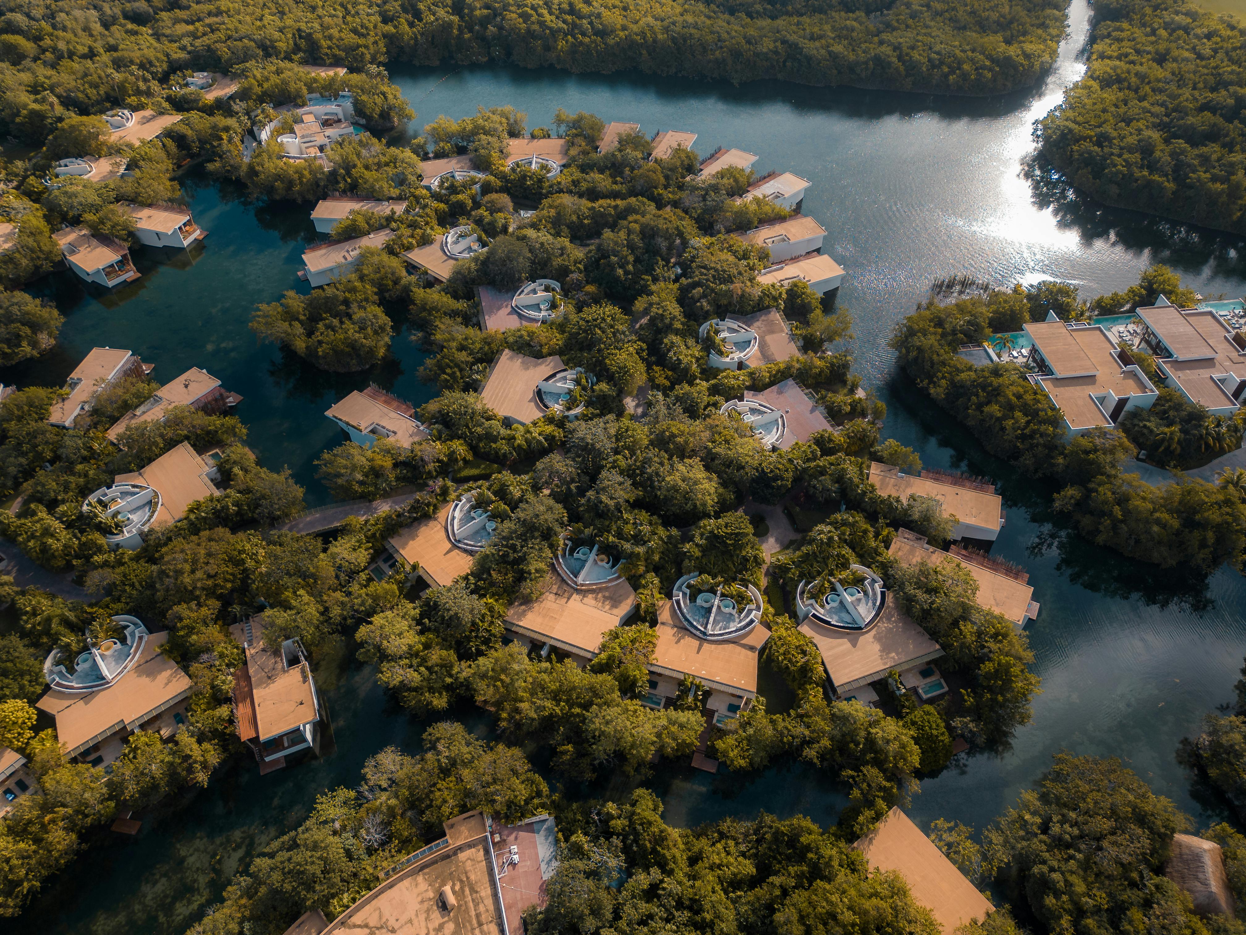 Birds Eye View of Tourist Resort and Lake · Free Stock Photo