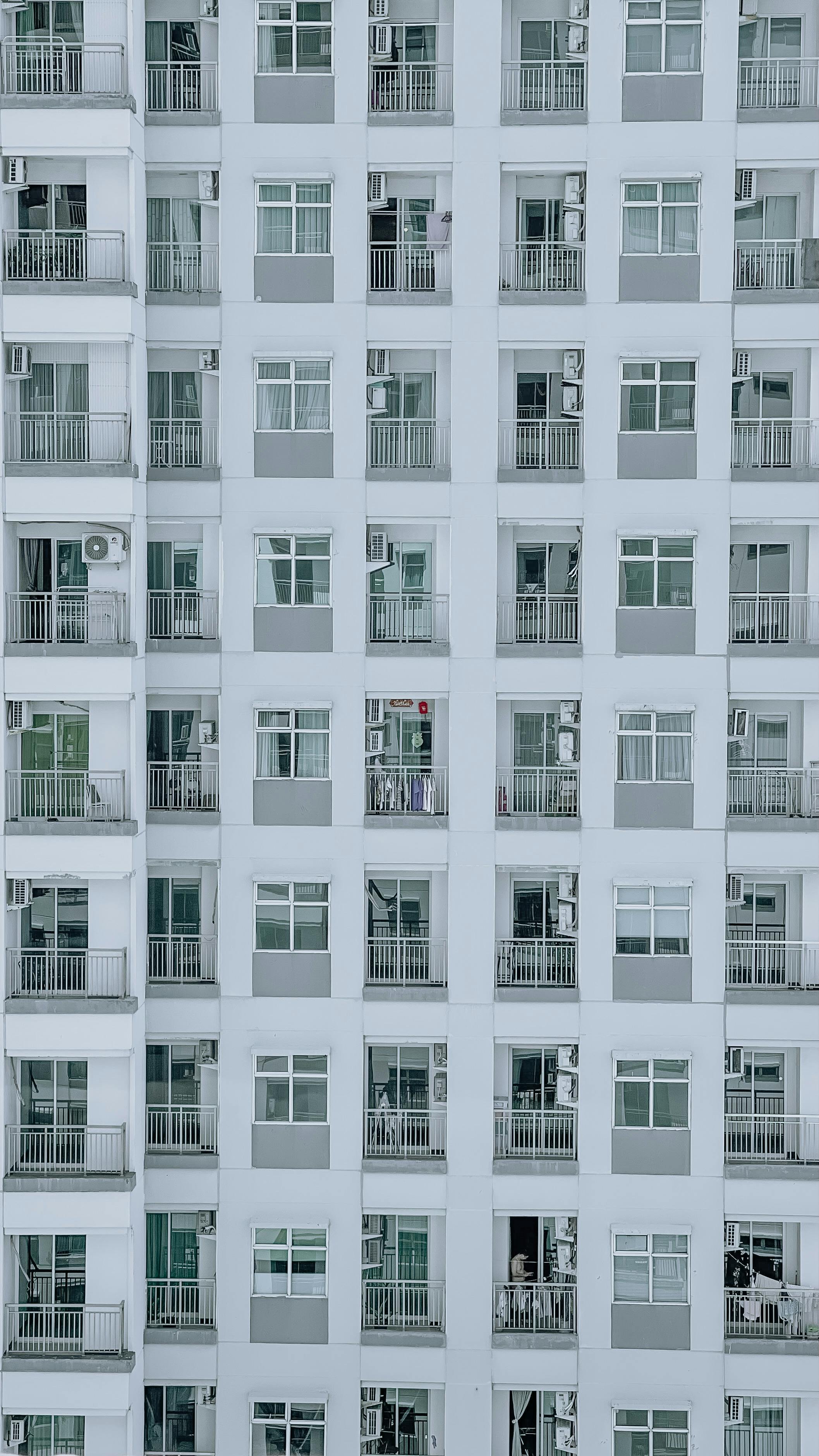 Modern High-Rise Apartment Building · Free Stock Photo