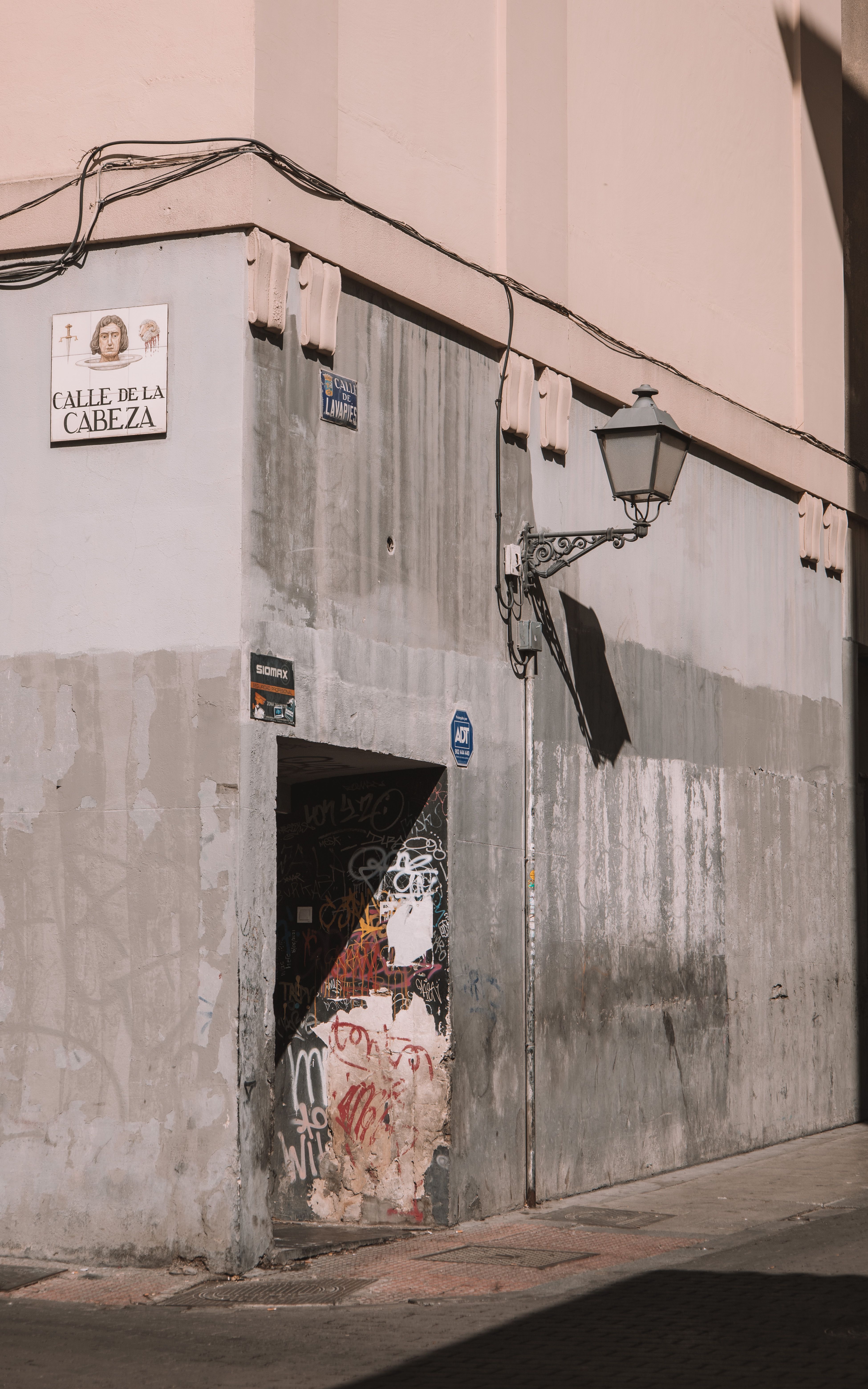 Calle de la Cabeza in Madrid · Free Stock Photo