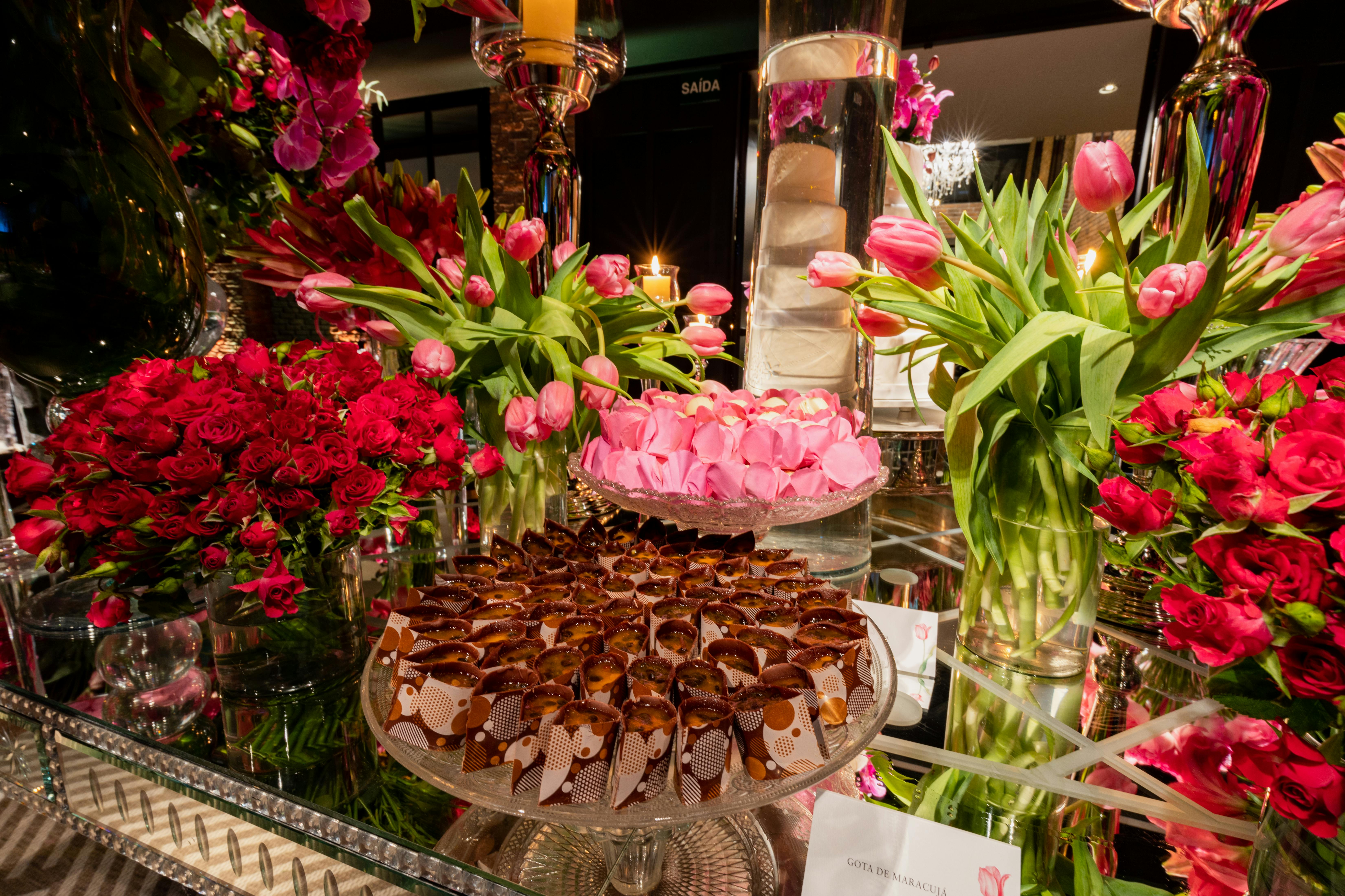 Foto de stock gratuita sobre arreglo floral, banquete, bombón, bombones ...