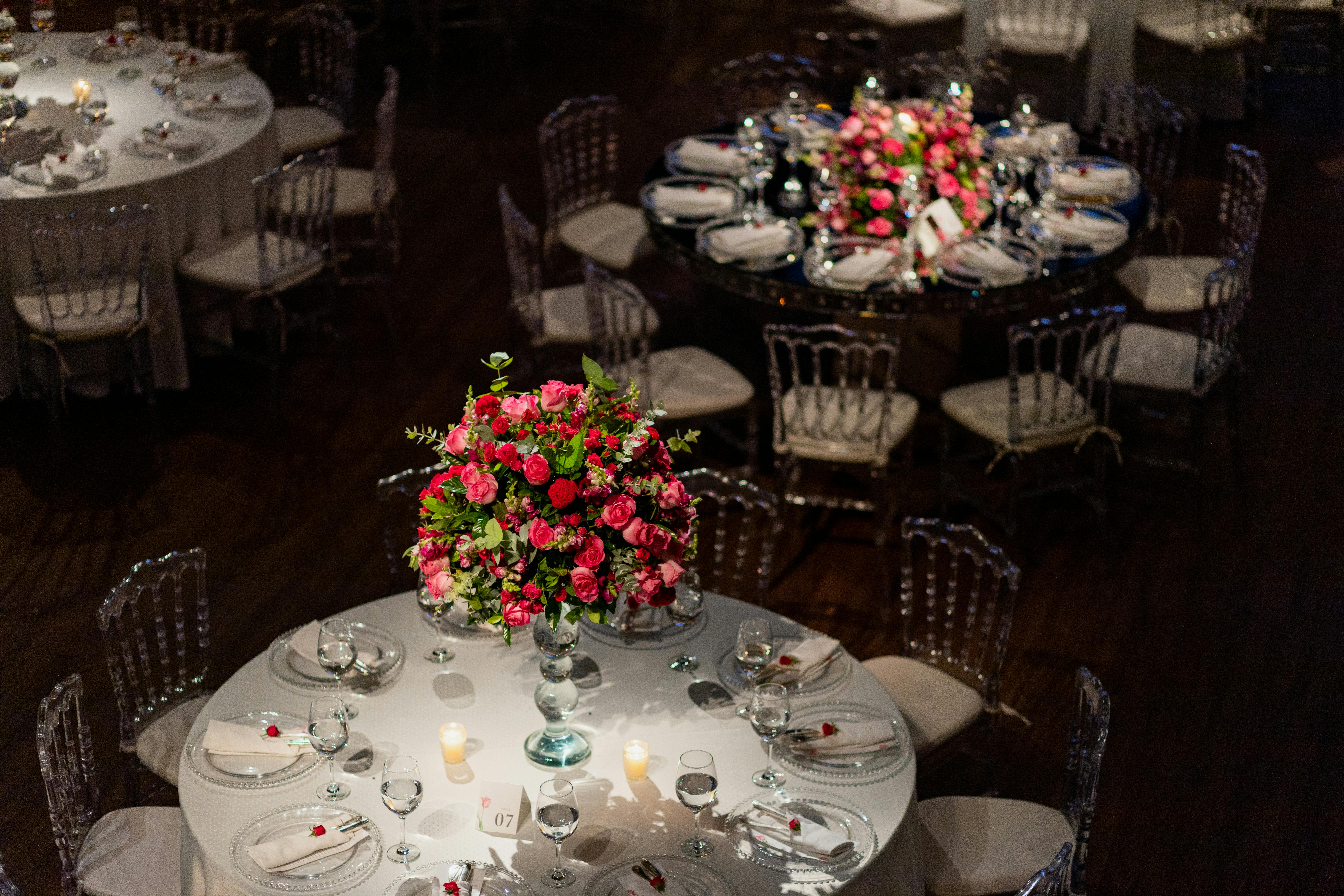 Table Set-Up on a Wedding · Free Stock Photo