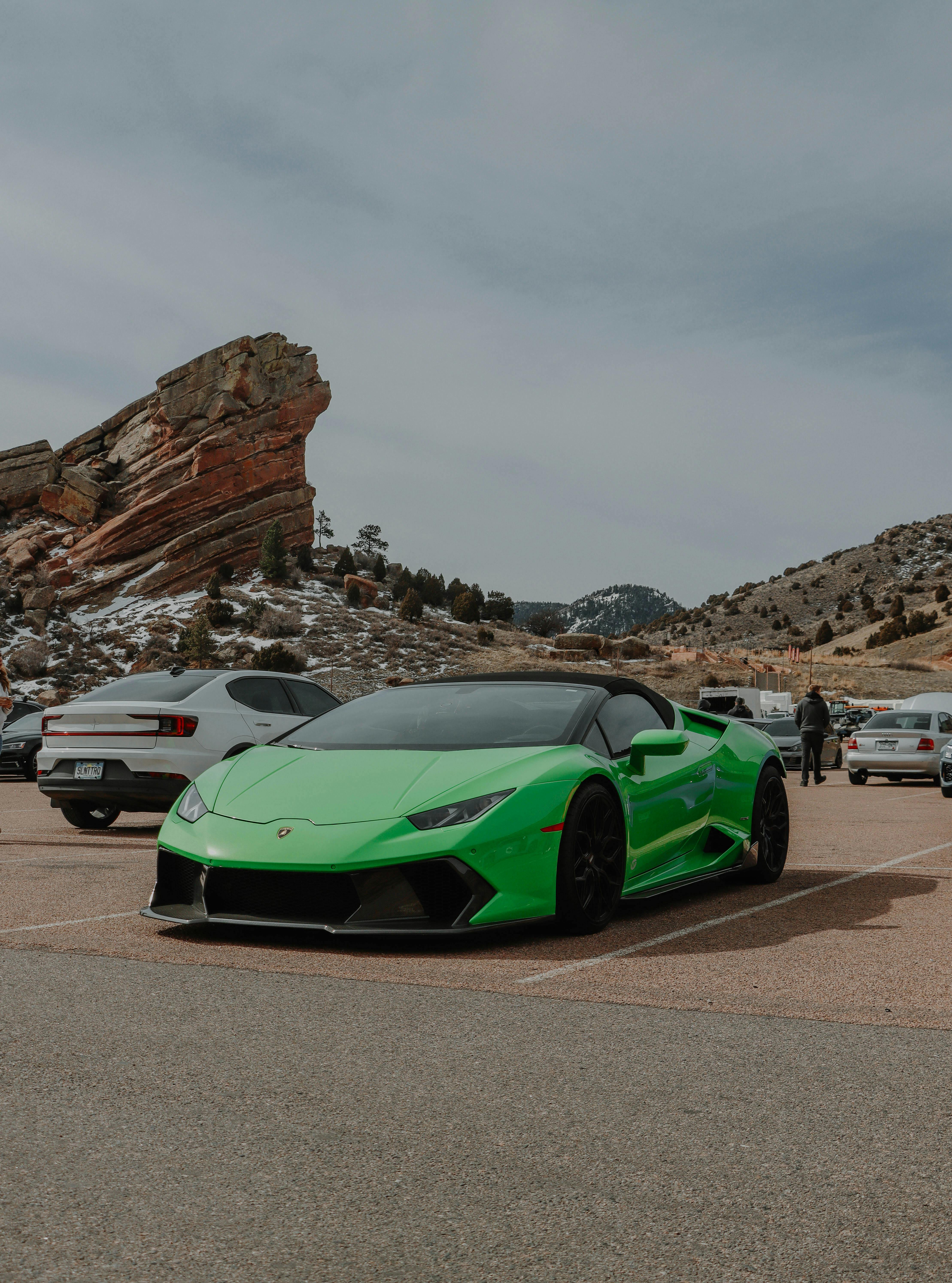 Red Ferrari Testarossa and White Lamborghini Countach · Free Stock Photo