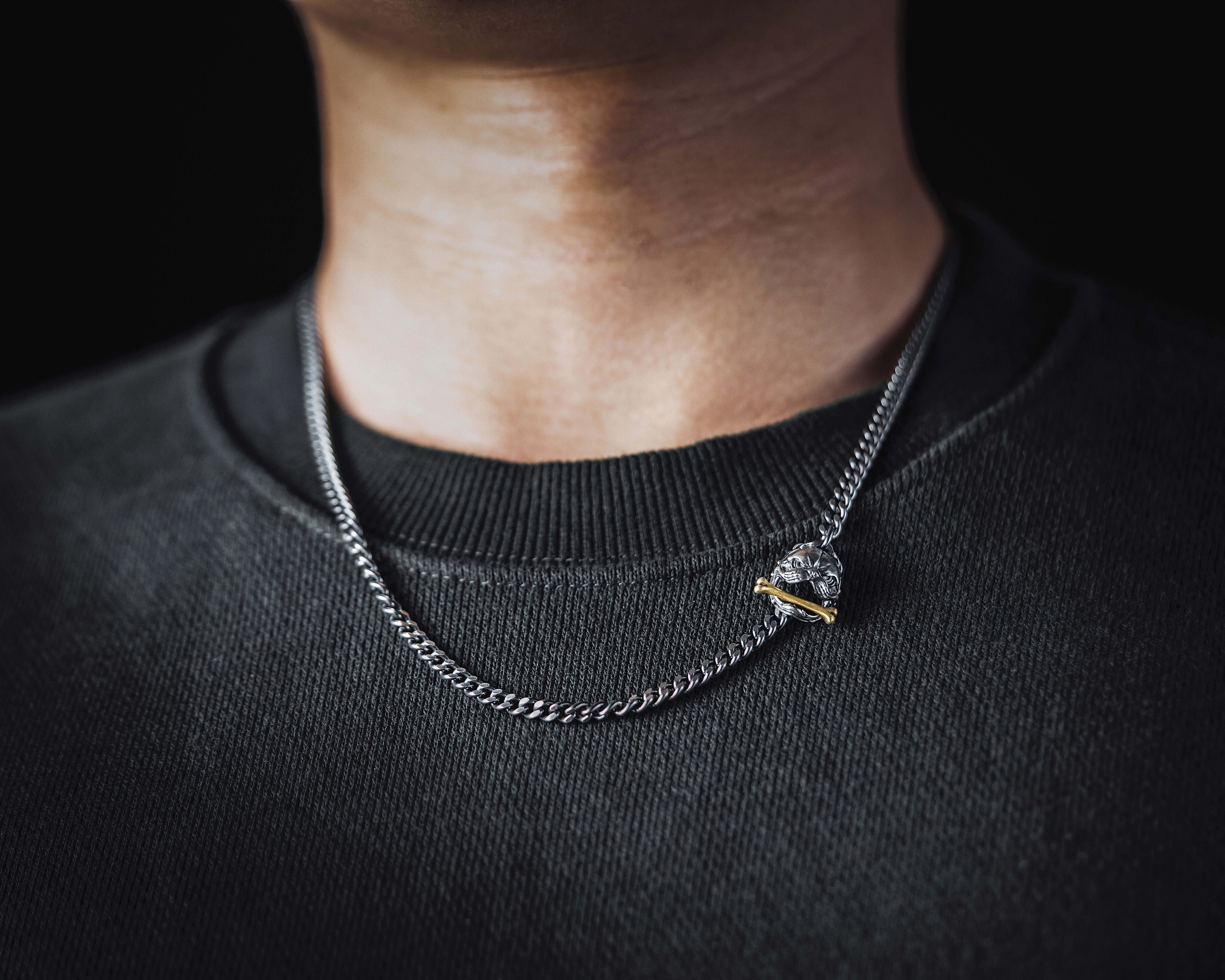Close-up of a Cuban Link Chain with American Bully Dog Clasp · Free ...
