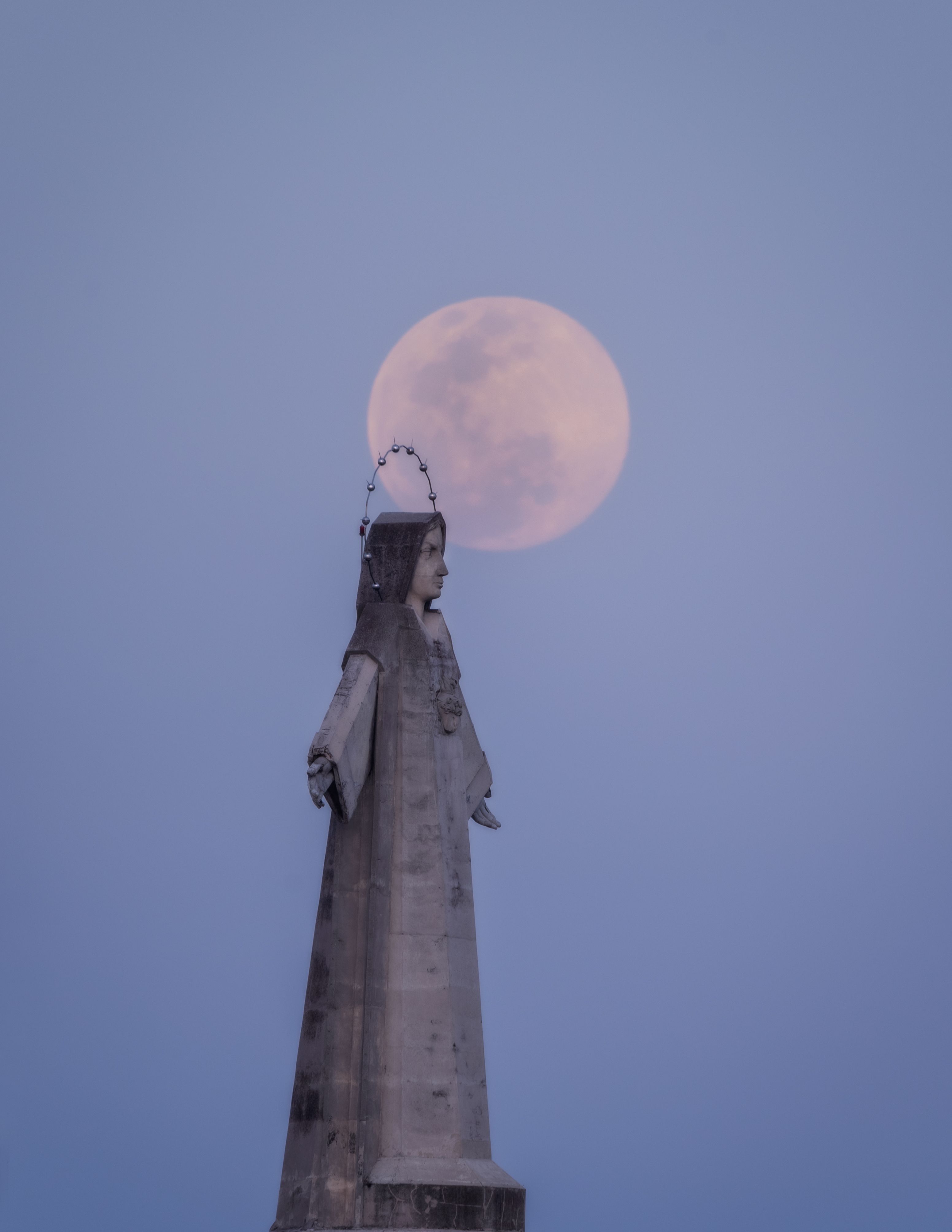Moon behind Statue · Free Stock Photo
