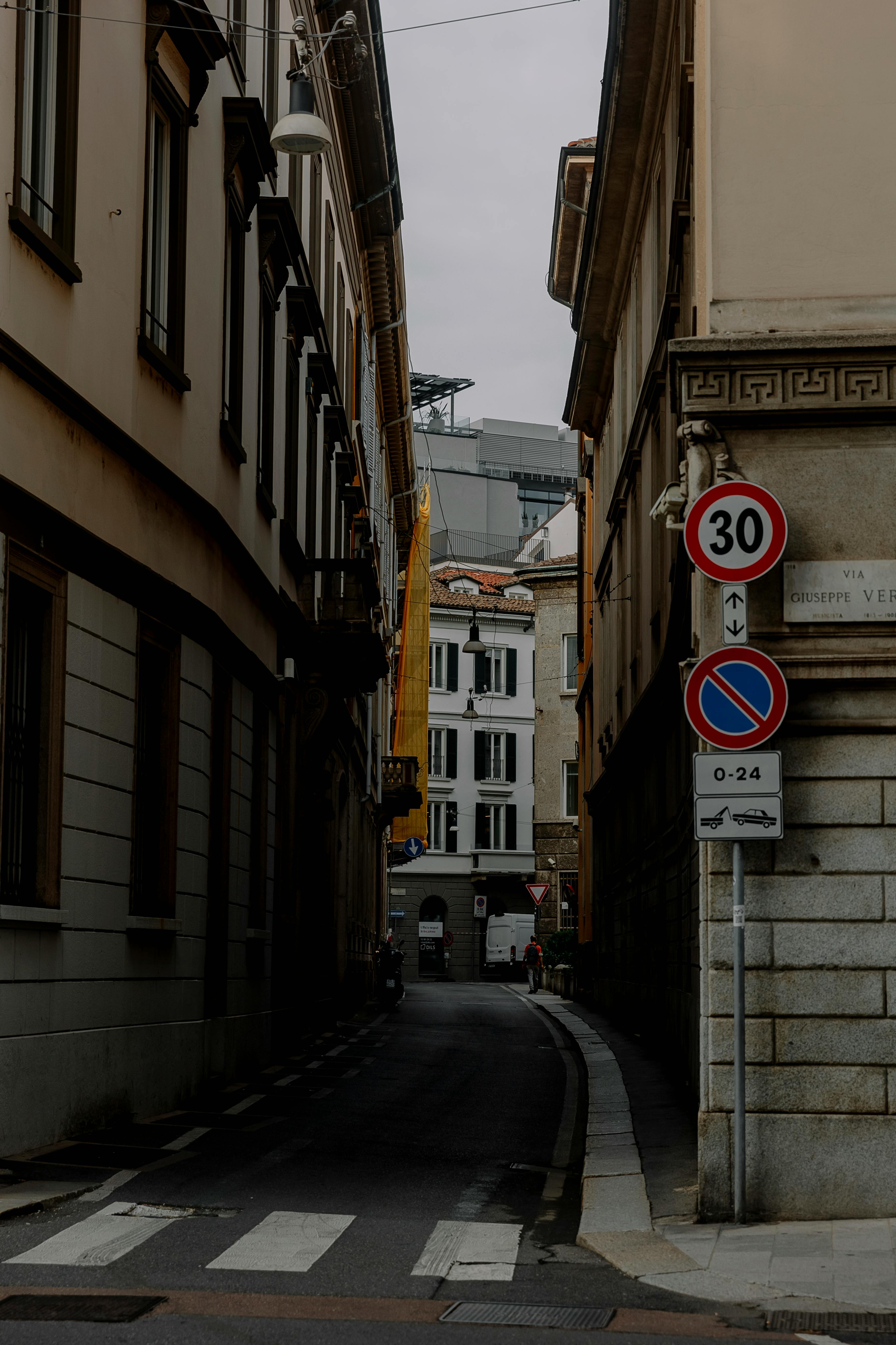 One Way Street Photos, Download The BEST Free One Way Street Stock ...