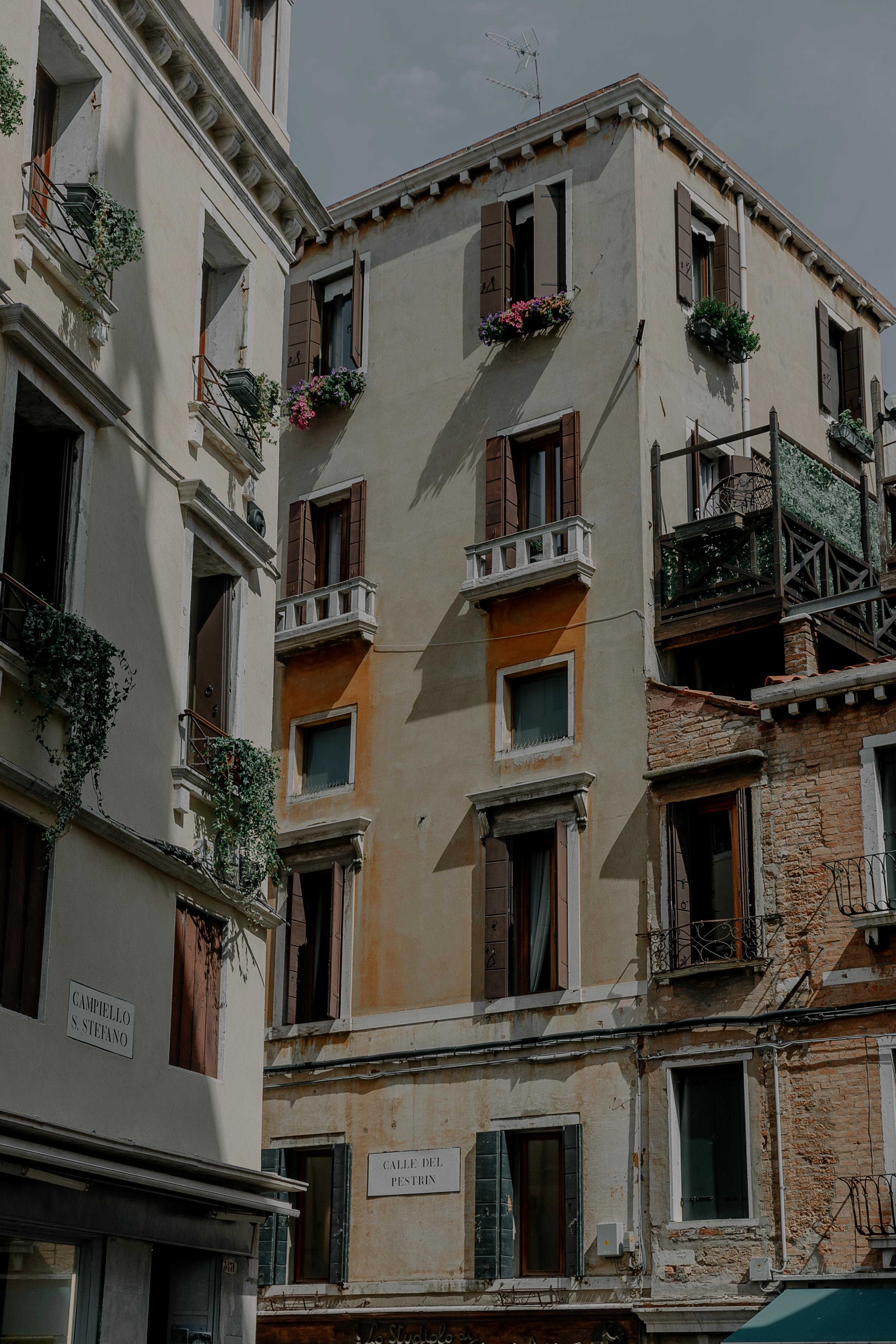 Traditional Italian Residential Buildings · Free Stock Photo