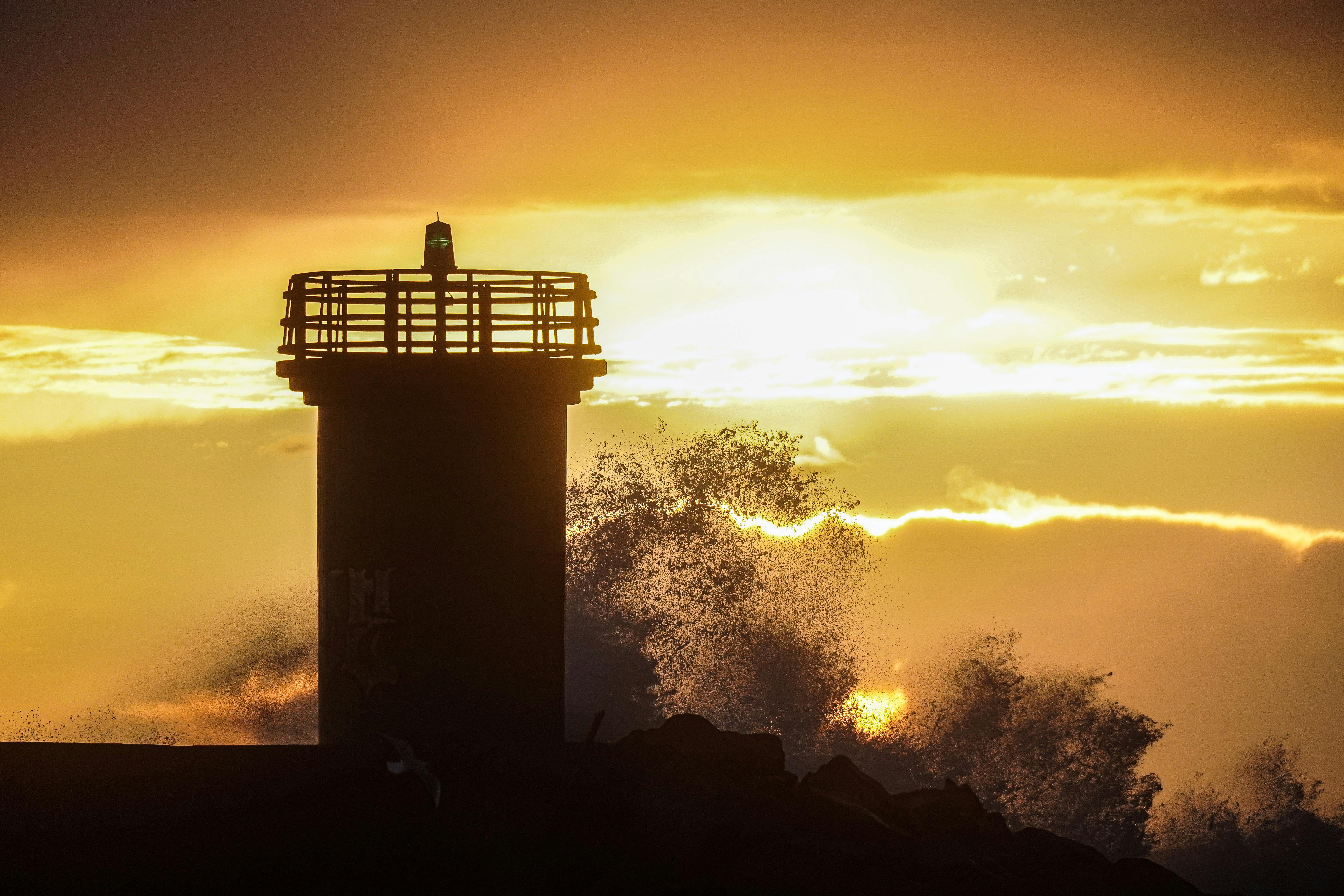 Tower at Sunset · Free Stock Photo