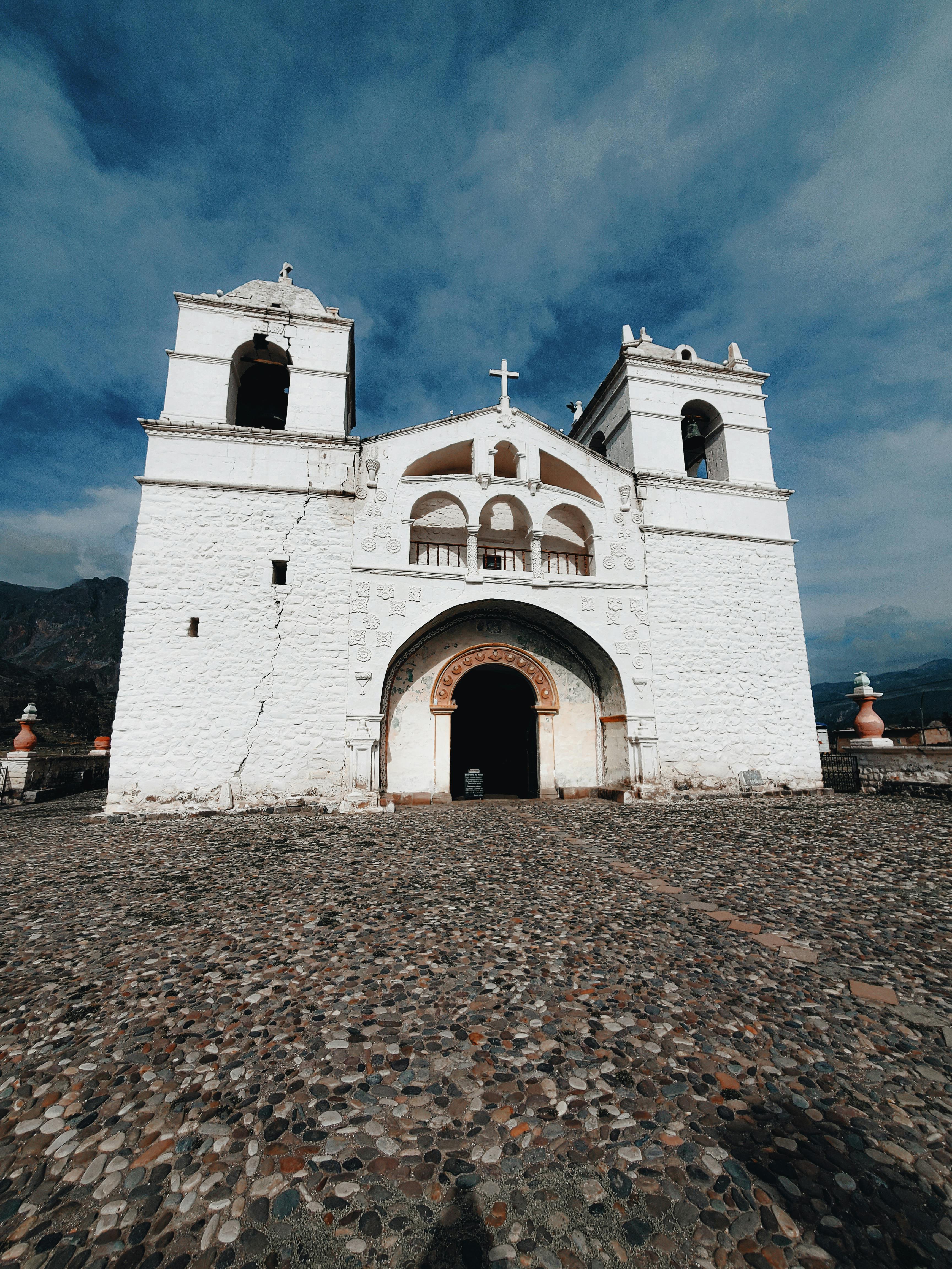 Foto de stock gratuita sobre cañón del colca, capilla, iglesia, iglesia ...