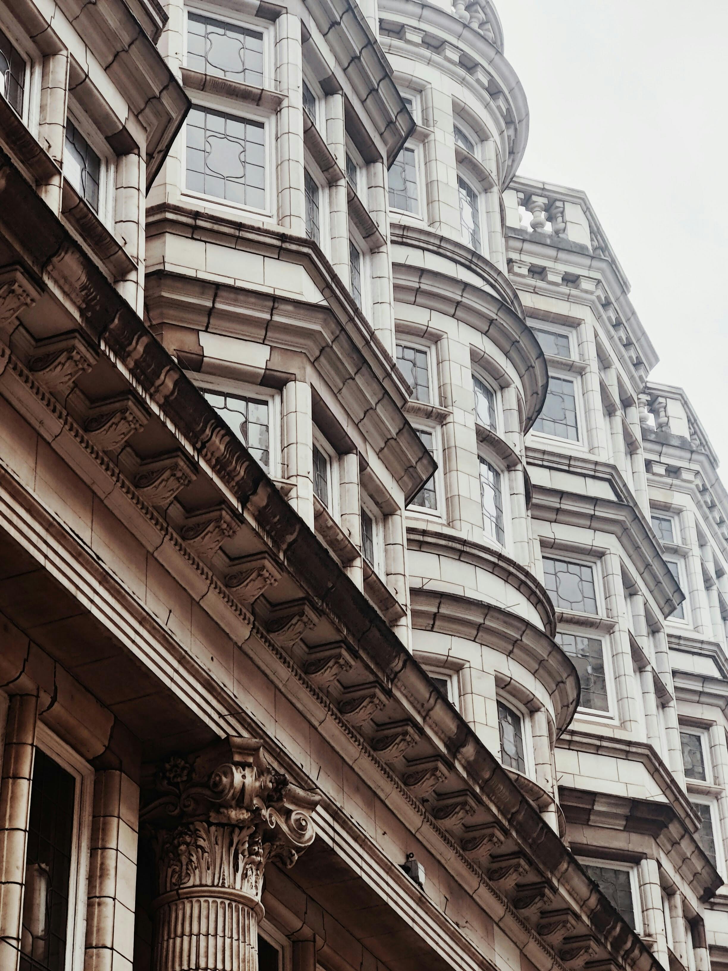 Red Light over Buildings Walls · Free Stock Photo